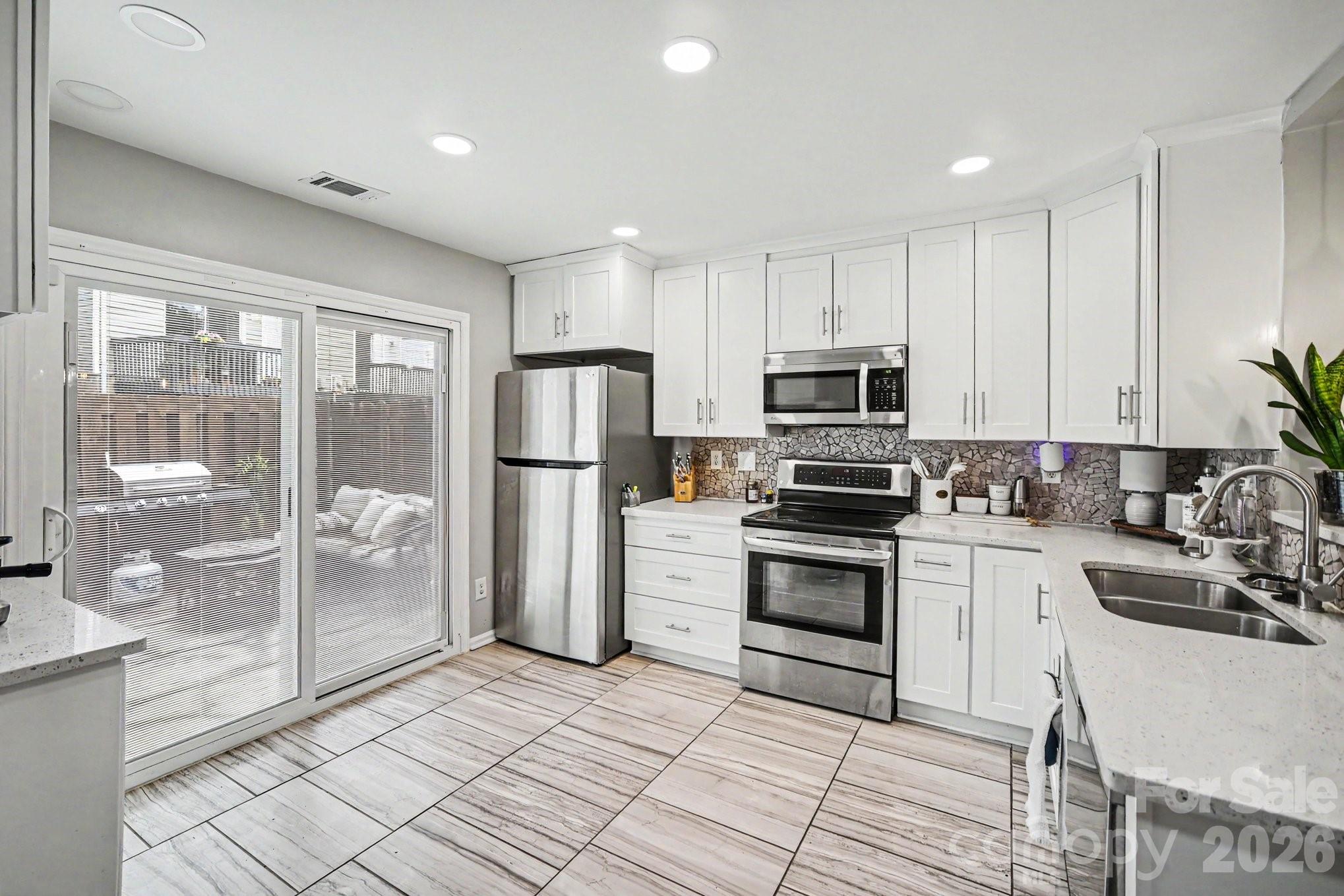 Photo 10 of 5909 Cougar Lane, Charlotte, NC