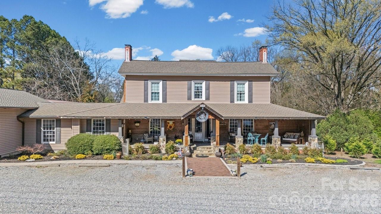 Photo 2 of 1307 Oakridge Farm Highway, Mooresville, NC