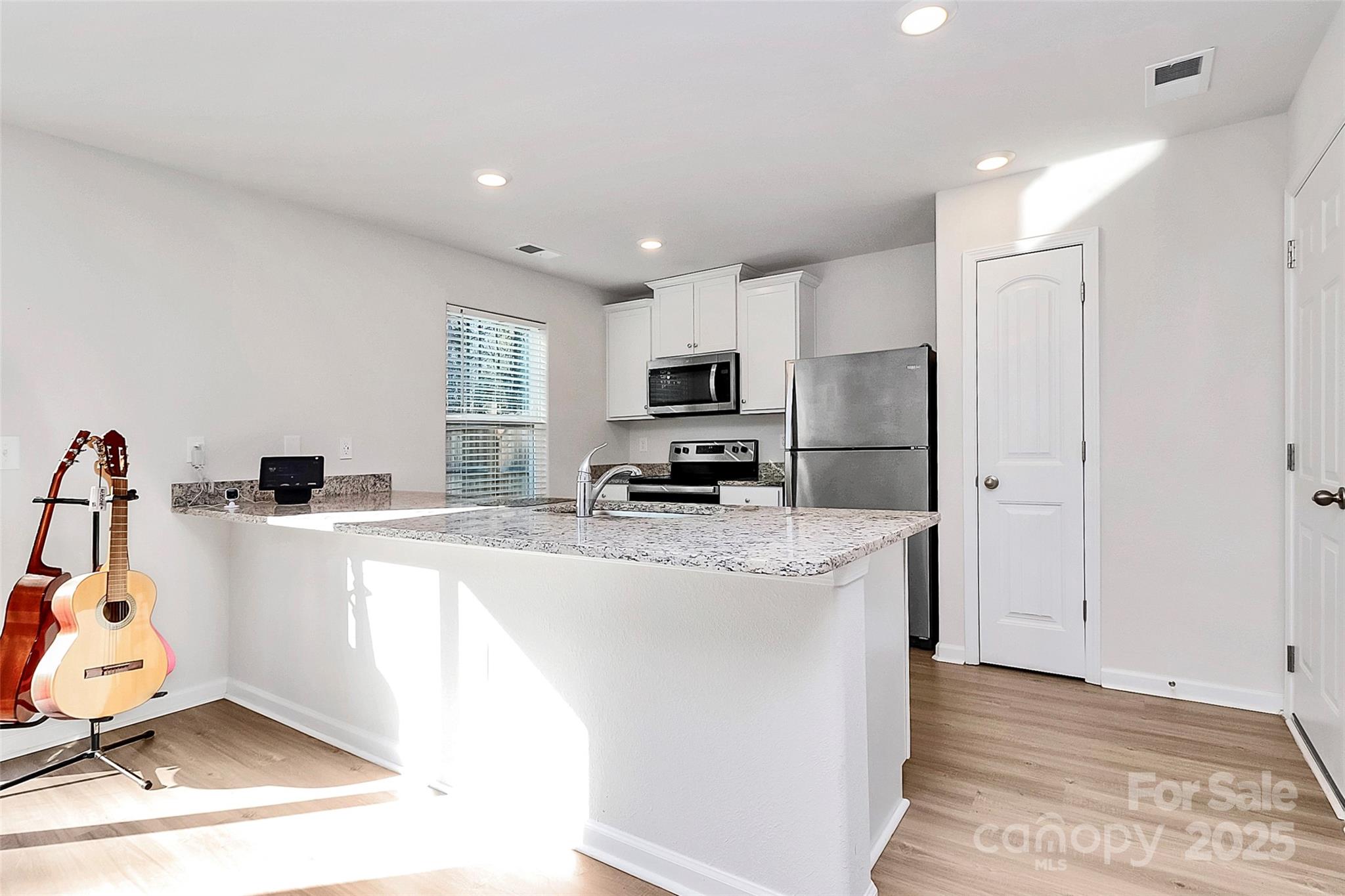 Photo 11 of 5209 Wolfridge Avenue, Charlotte, NC
