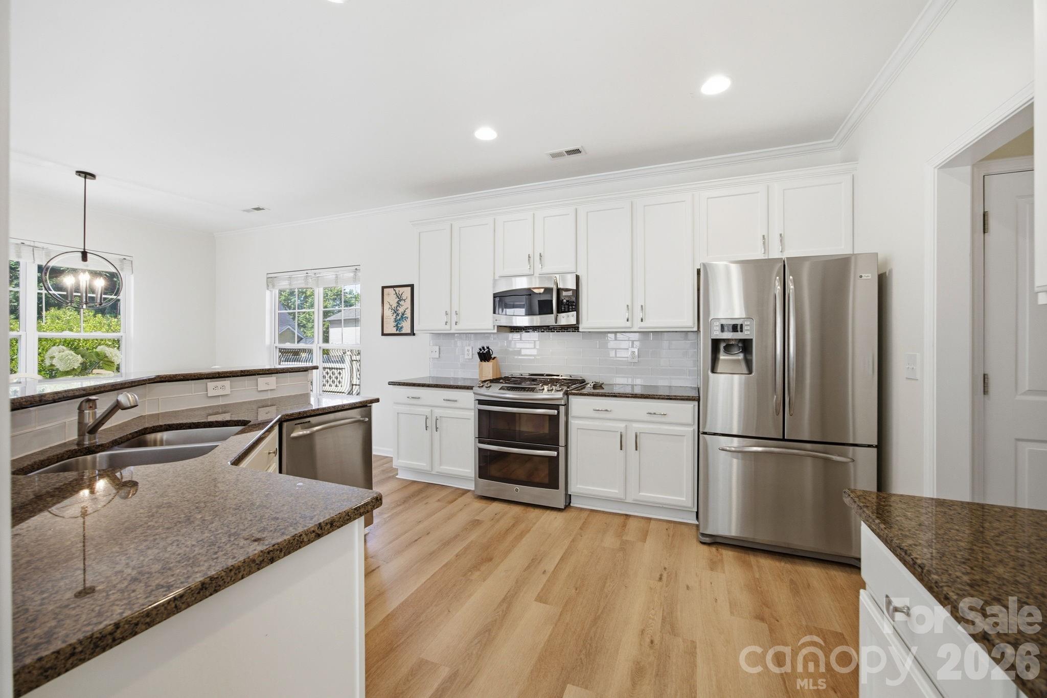 14458 Holly Springs Drive, Huntersville, NC - photo 10 of 44