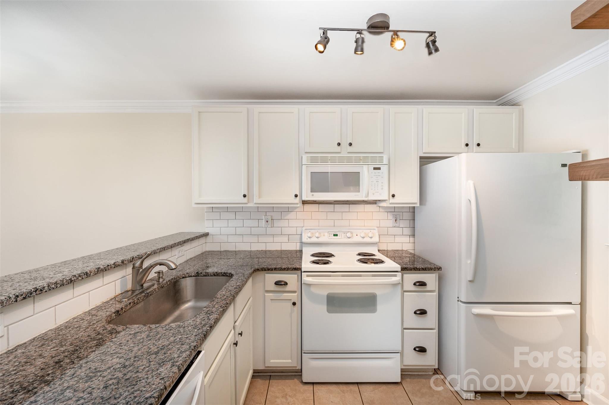 Photo 9 of 1218 Green Oaks LaneE, Charlotte, NC