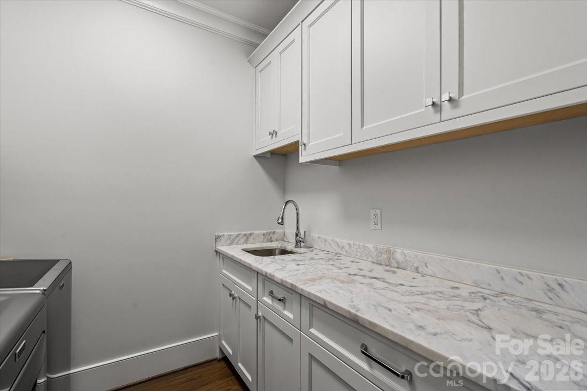 Photo 31 of 1160 S Kings Drive, Charlotte, NC