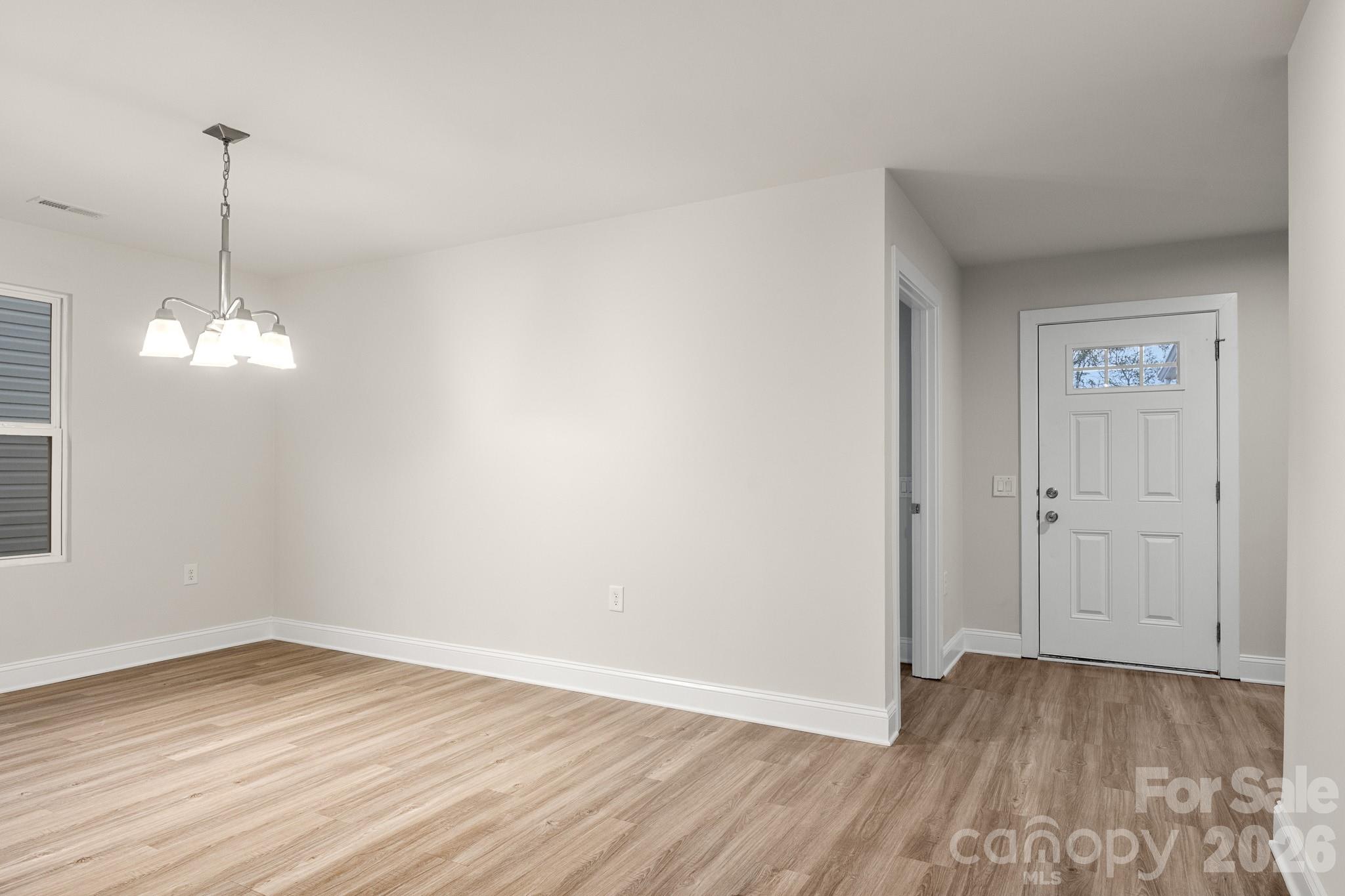 4238 Mackinnon Drive, Charlotte, NC - photo 4 of 38
