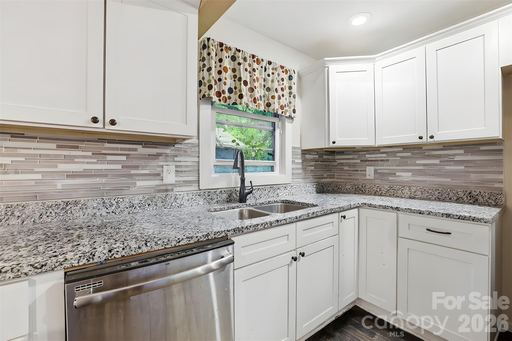 3100 Avalon Avenue, Charlotte, NC - photo 4 of 14