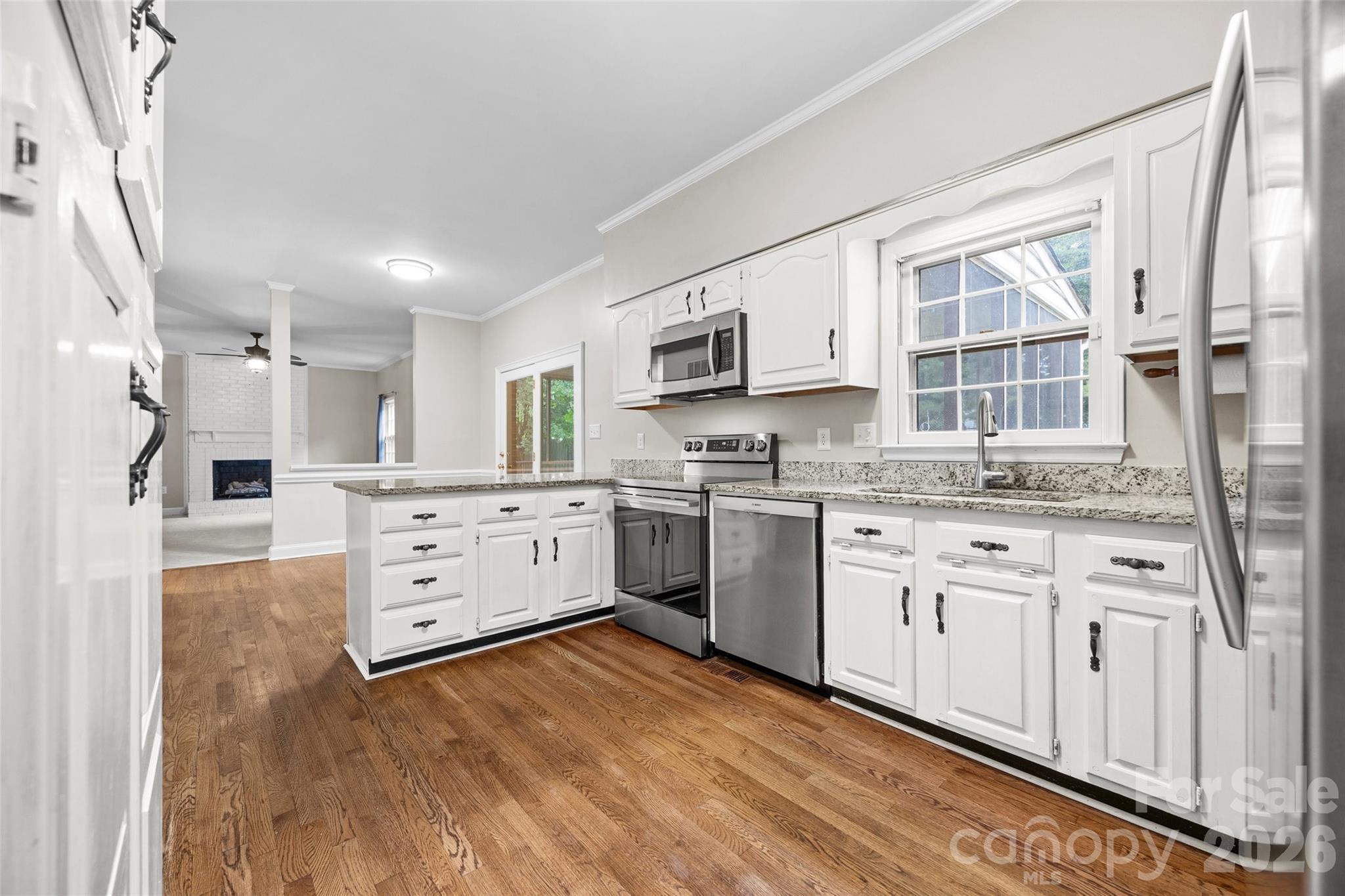 Photo 12 of 2115 E Providence Drive, Charlotte, NC