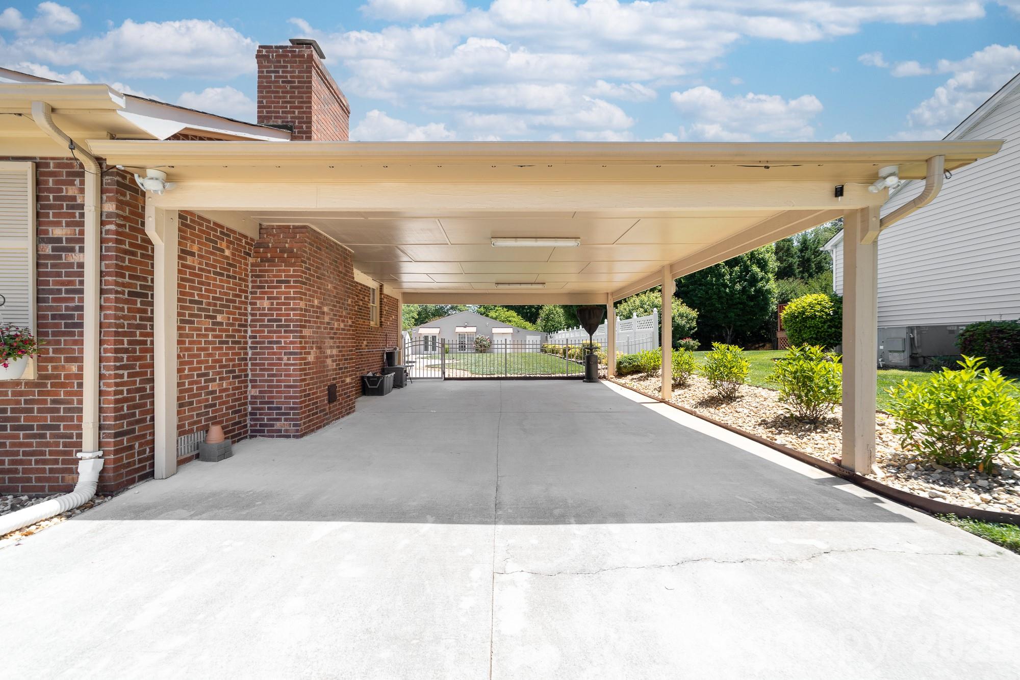 Photo 4 of 2402 Malotte Lane, Gastonia, NC