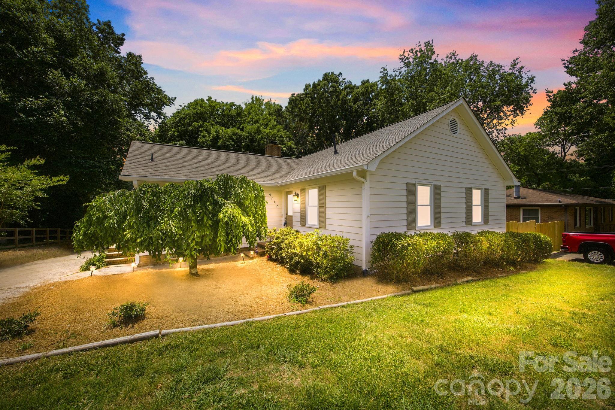 6727 Glenmoor Drive, Charlotte, NC - photo 1 of 32