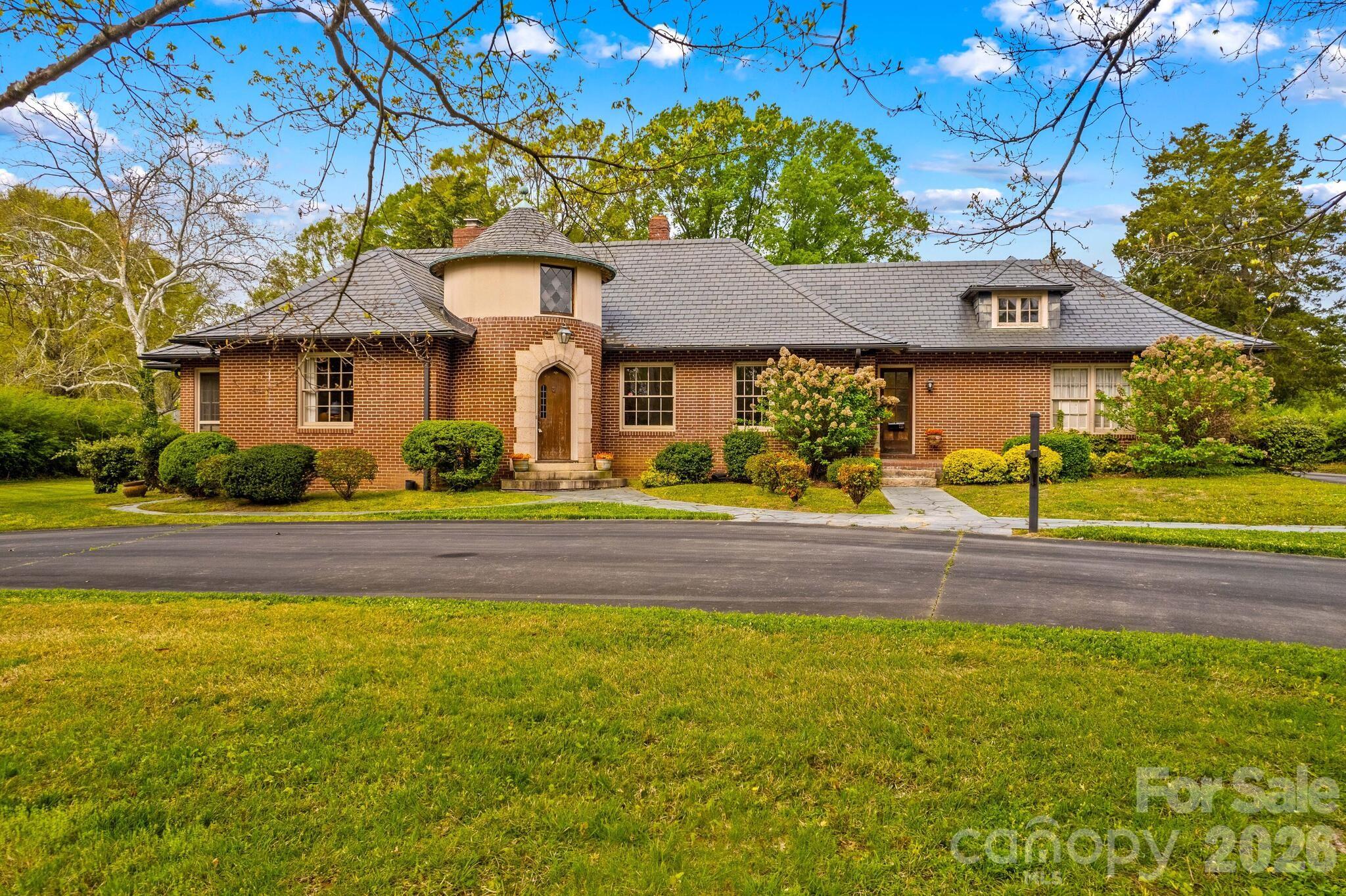 725 Mocksville Avenue, Salisbury, NC