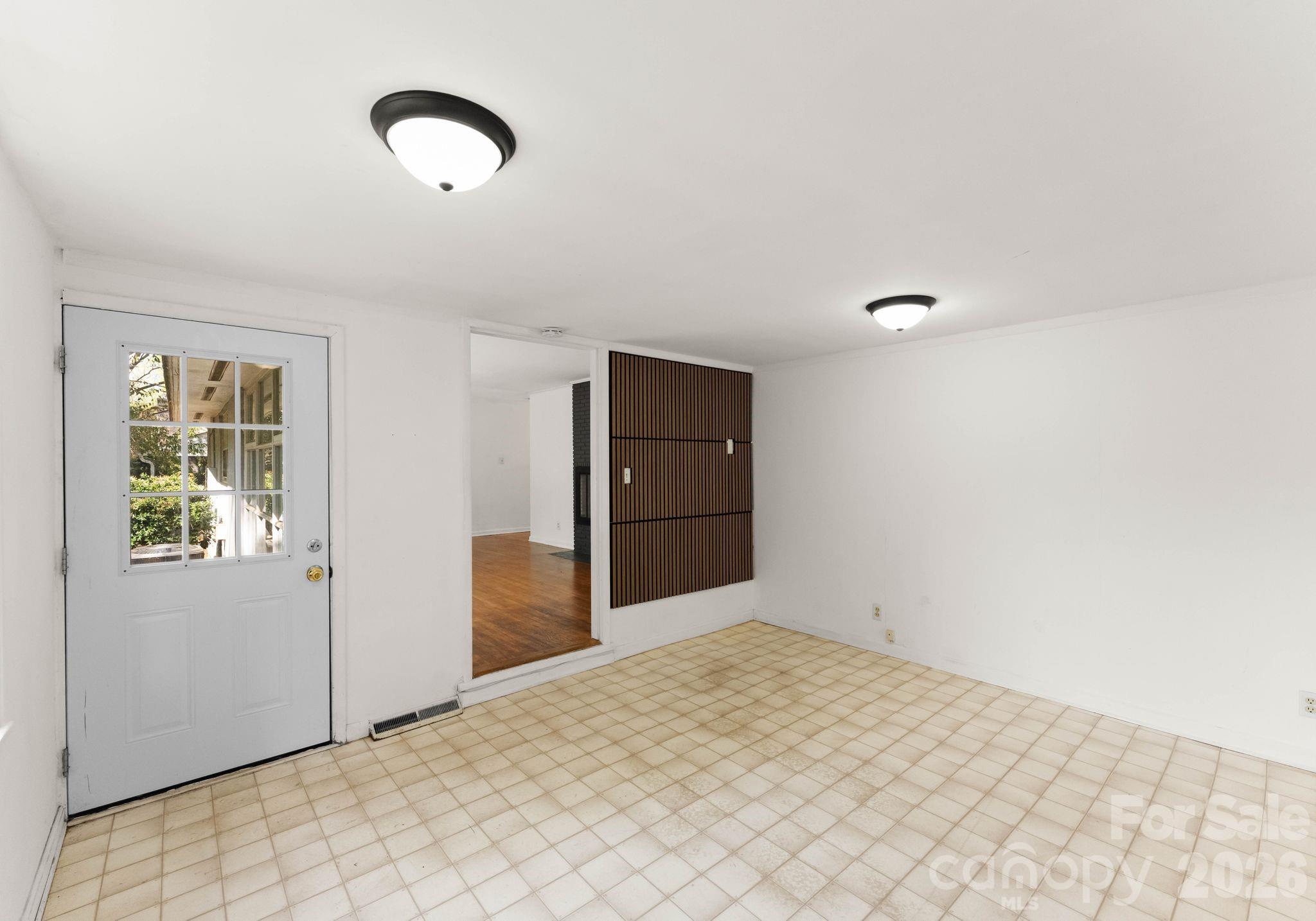 1136 E Woodlawn Road, Charlotte, NC - photo 26 of 48
