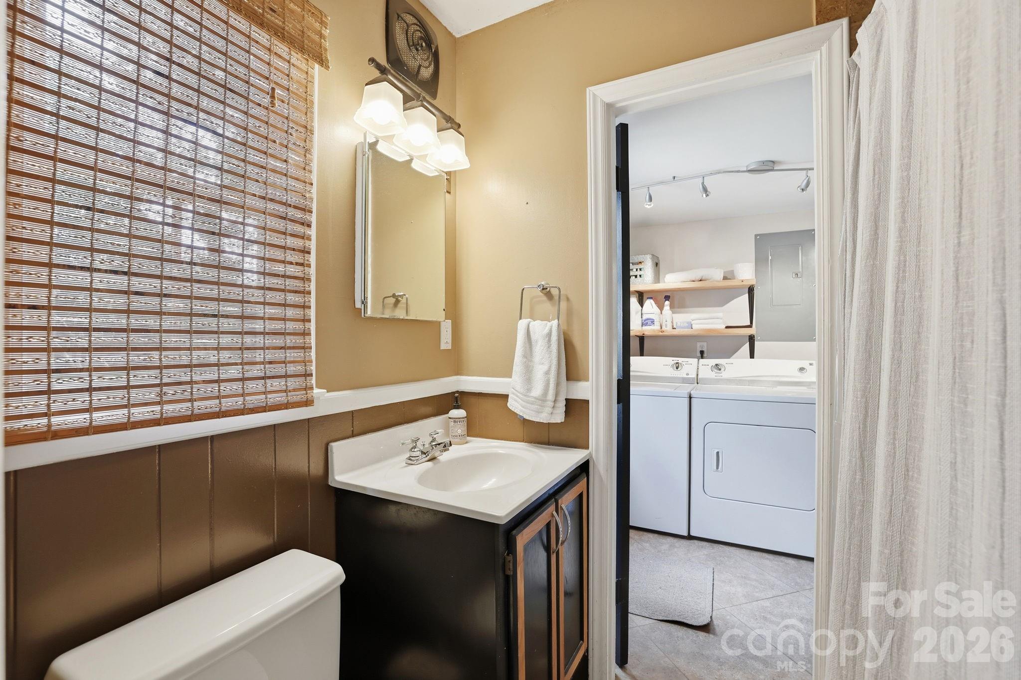 Photo 15 of 7419 Meadowdale Lane, Charlotte, NC