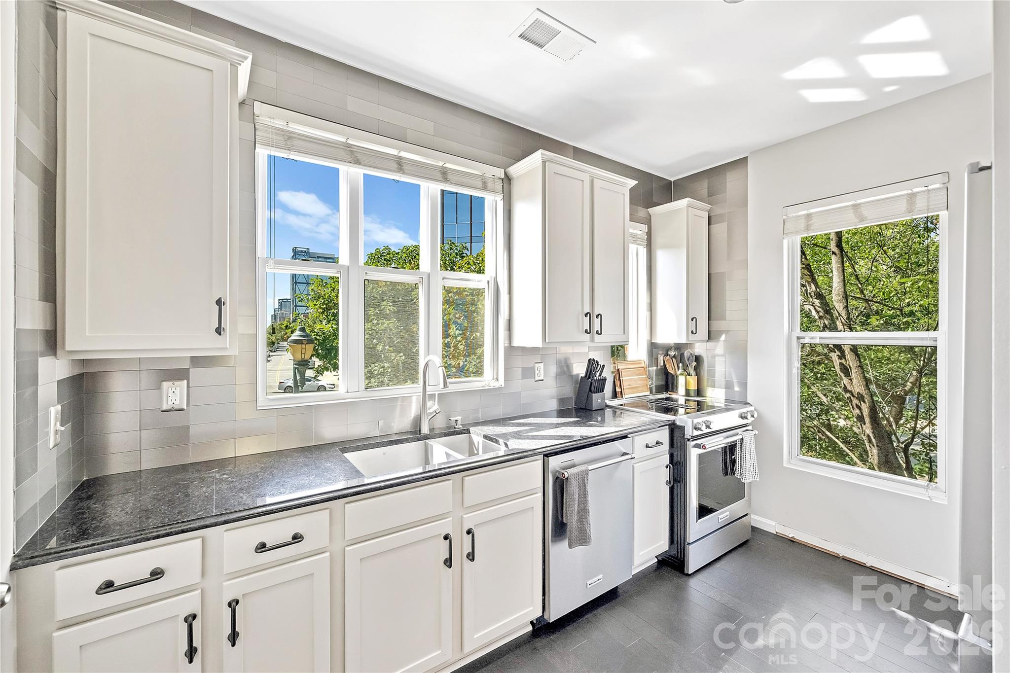 1425 Camden Road, Charlotte, NC - photo 7 of 29