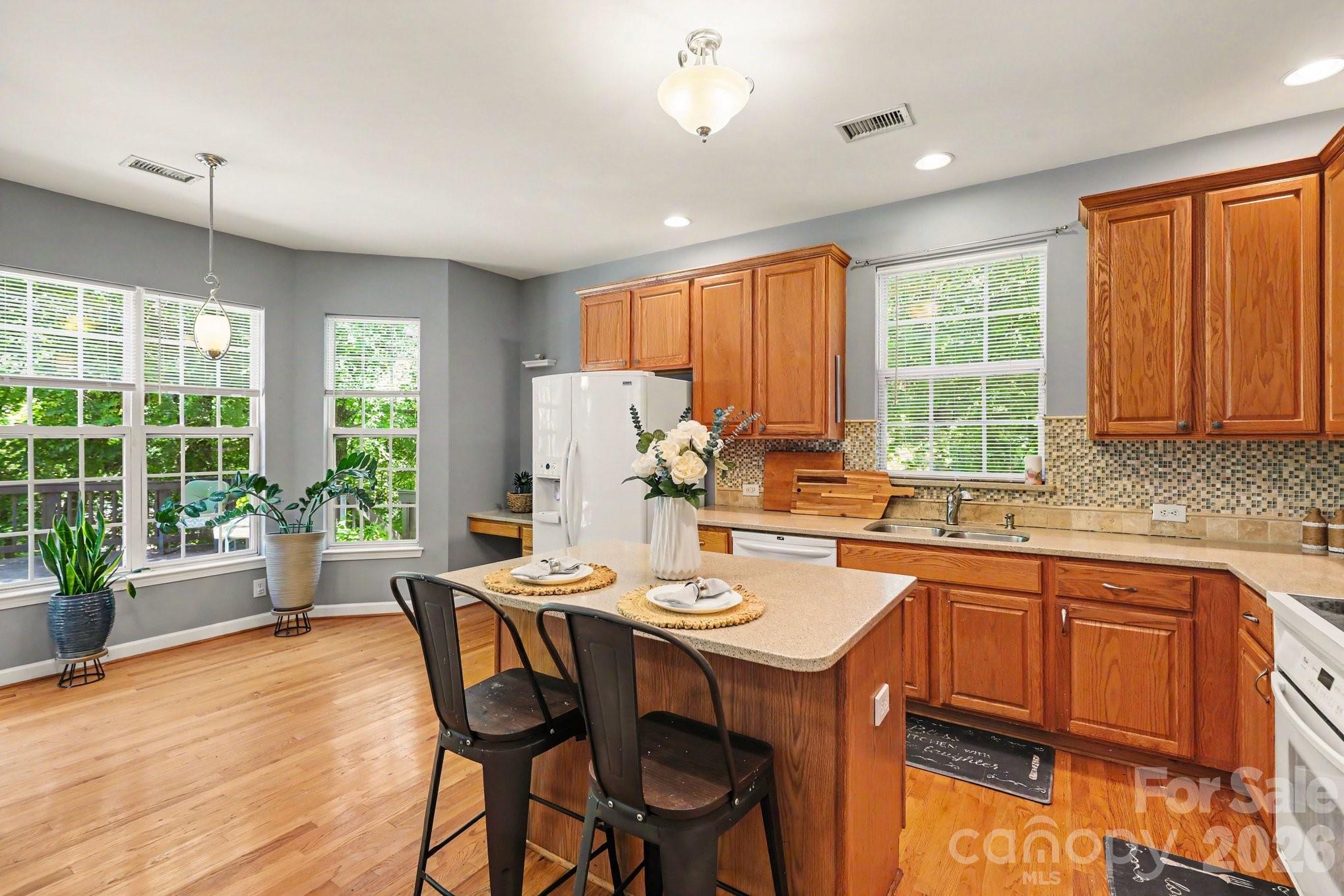 Photo 12 of 5604 Edgeweir Court, Charlotte, NC