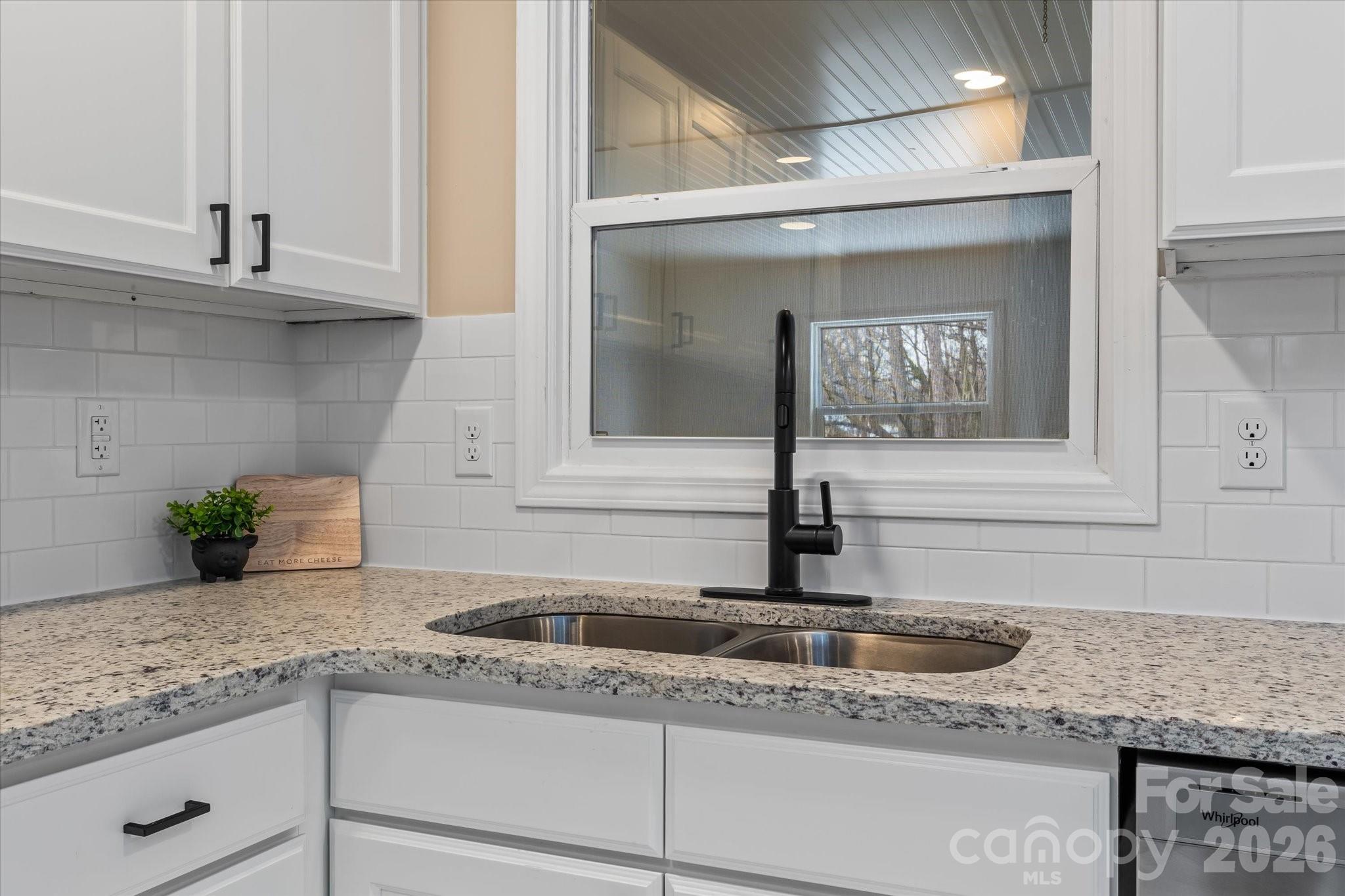 1090 Shalimar Drive, Winston Salem, NC - photo 6 of 32