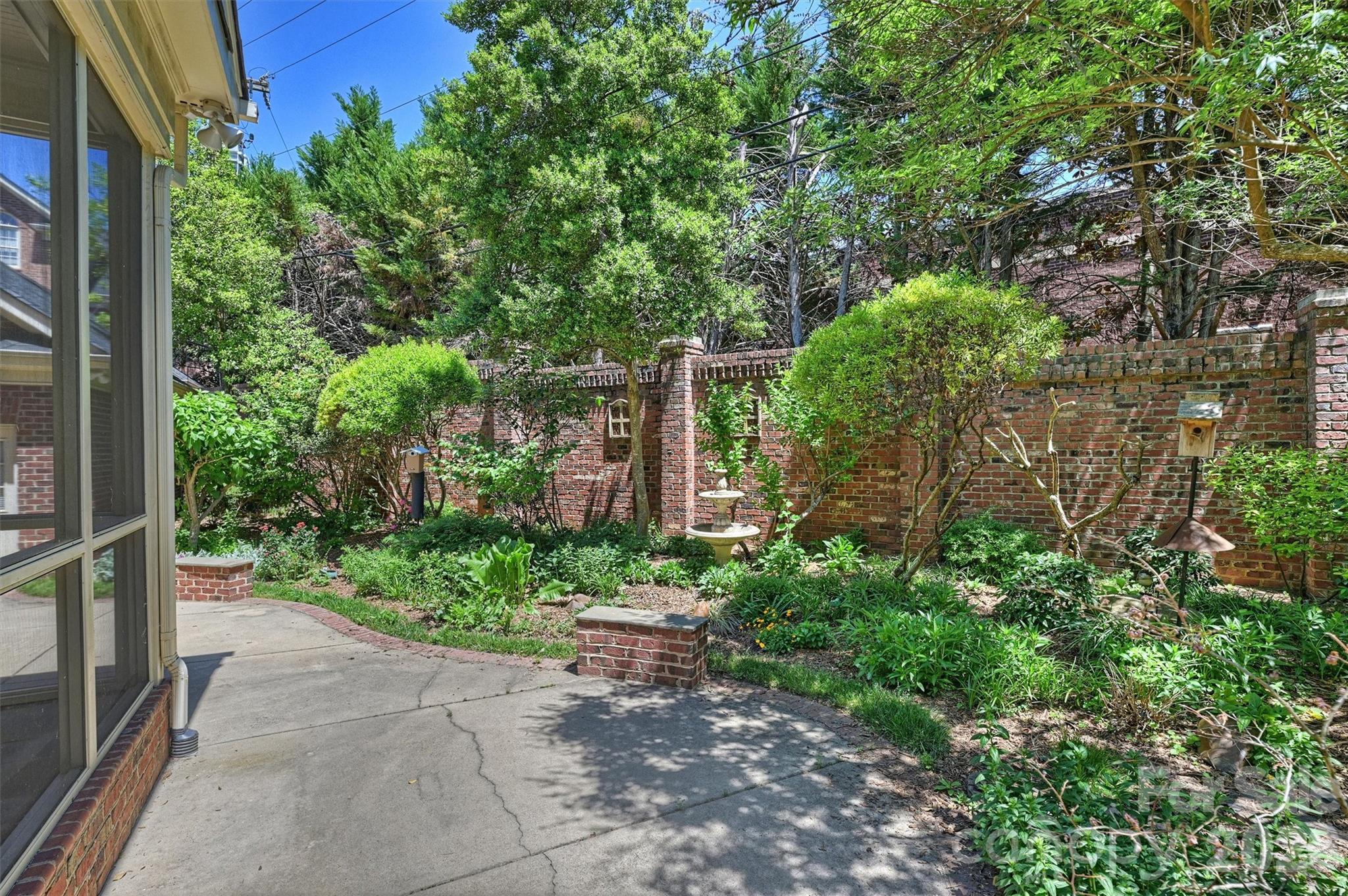 Photo 42 of 1115 S Kings Drive, Charlotte, NC