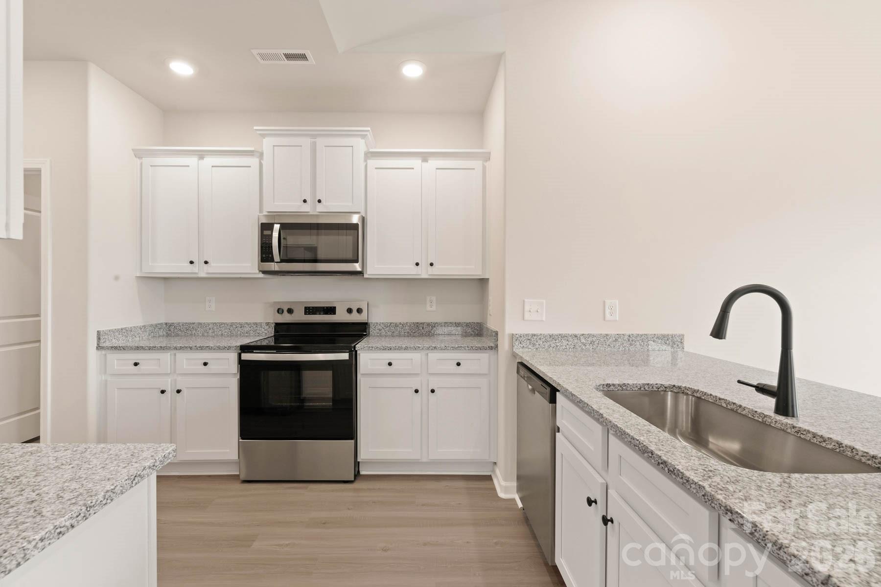 3661 Clover Valley Drive, Gastonia, NC - photo 4 of 19