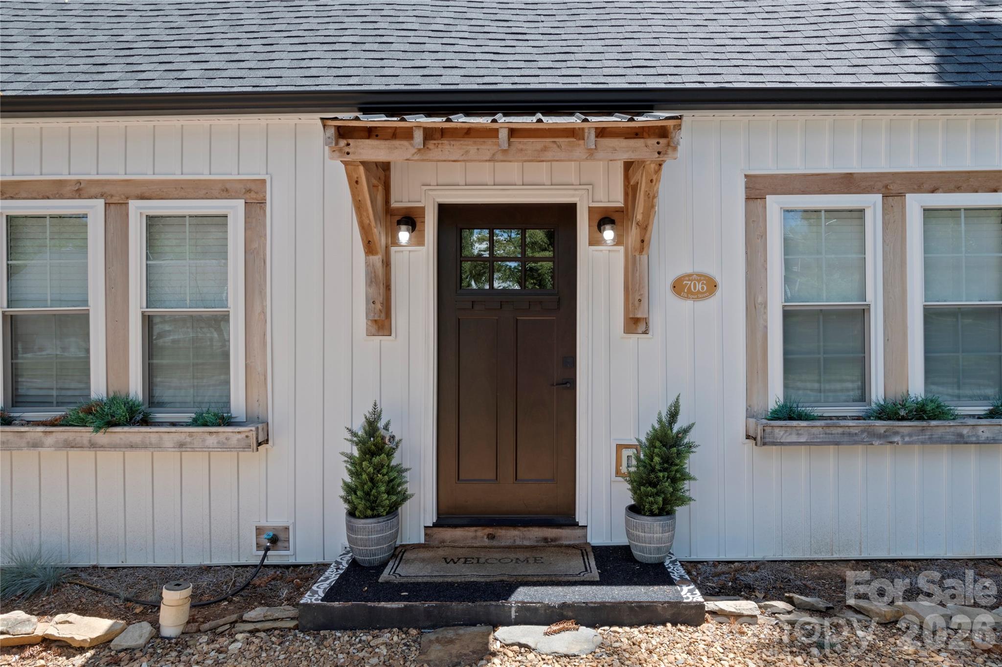 706 Elk Spur Street, Elkin, NC - photo 5 of 34