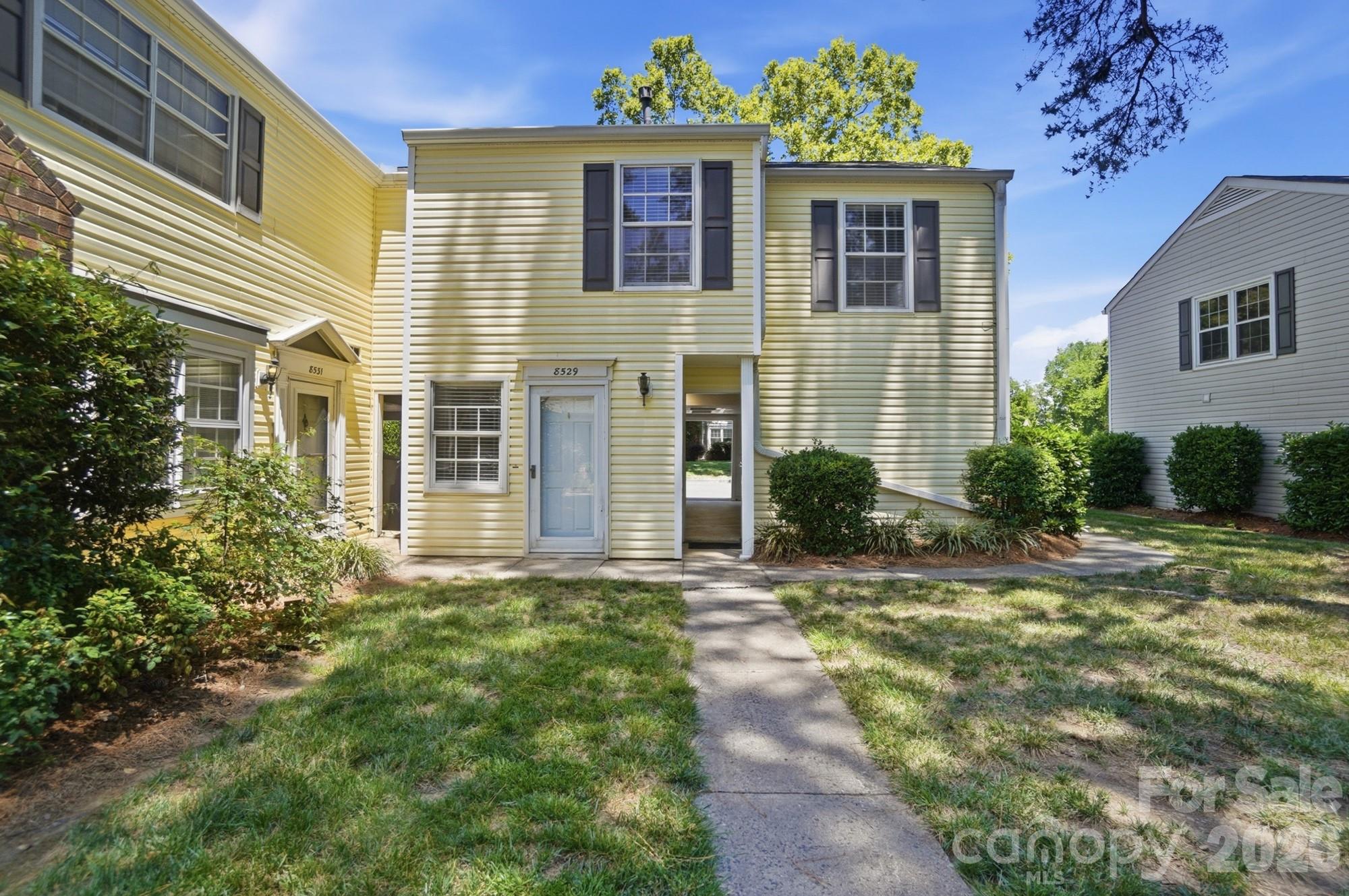 Photo 2 of 8529 Castle Pine Court, Charlotte, NC