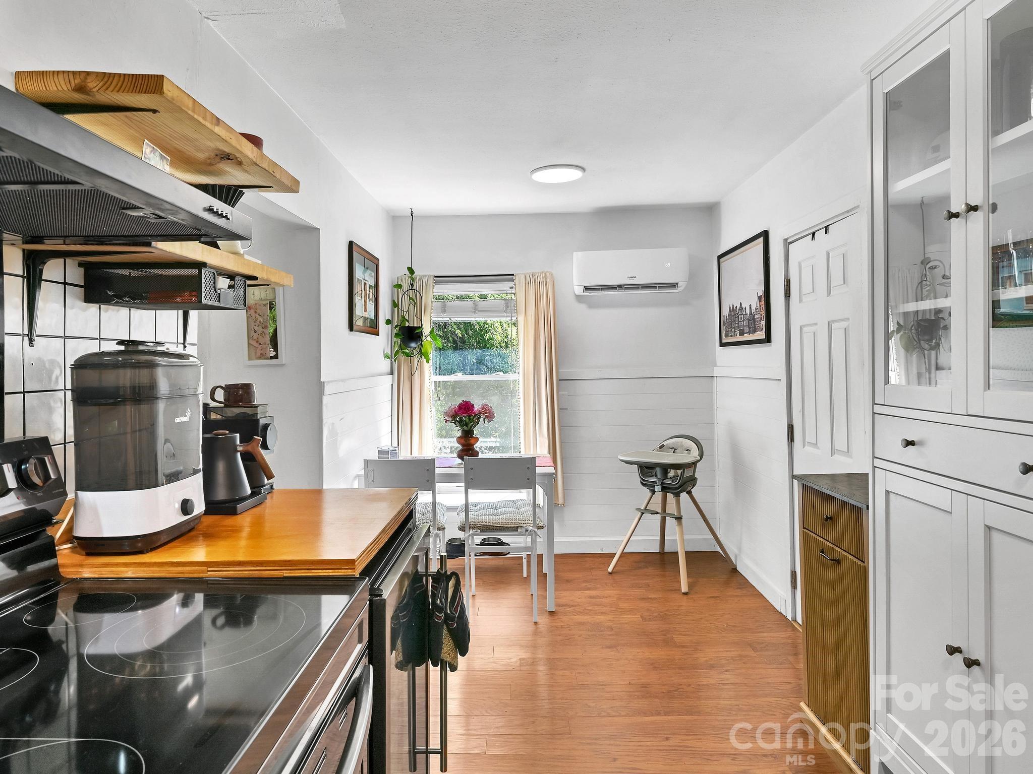 24 Chatham Road, Asheville, NC - photo 11 of 35