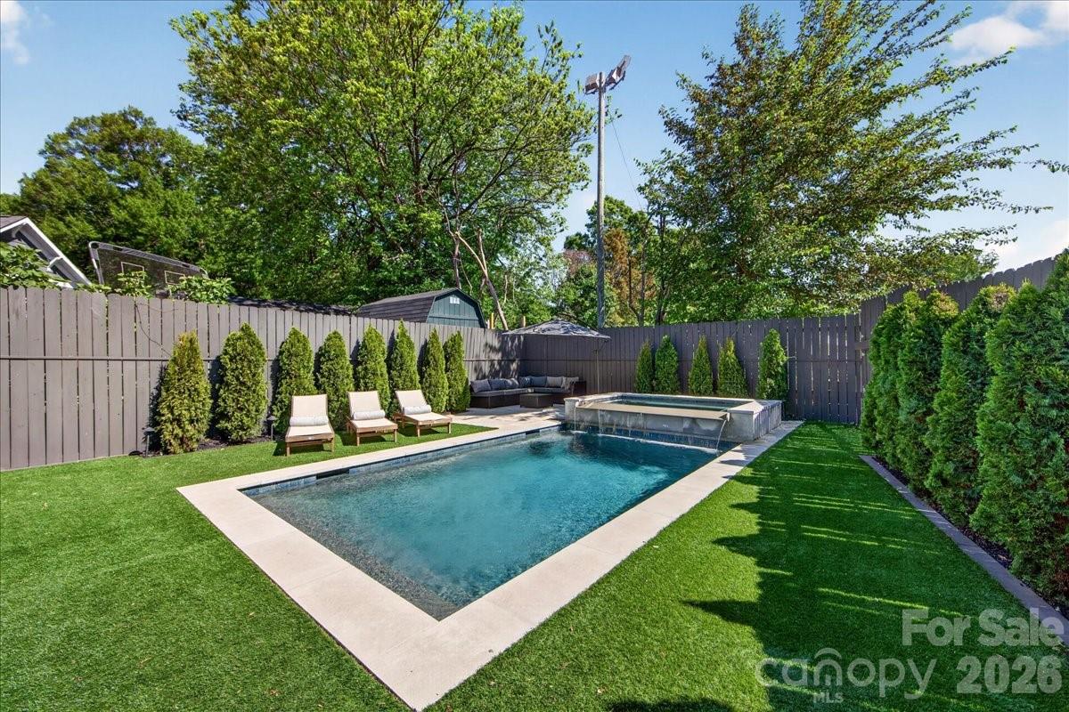 Photo 10 of 1529 E Worthington Avenue, Charlotte, NC