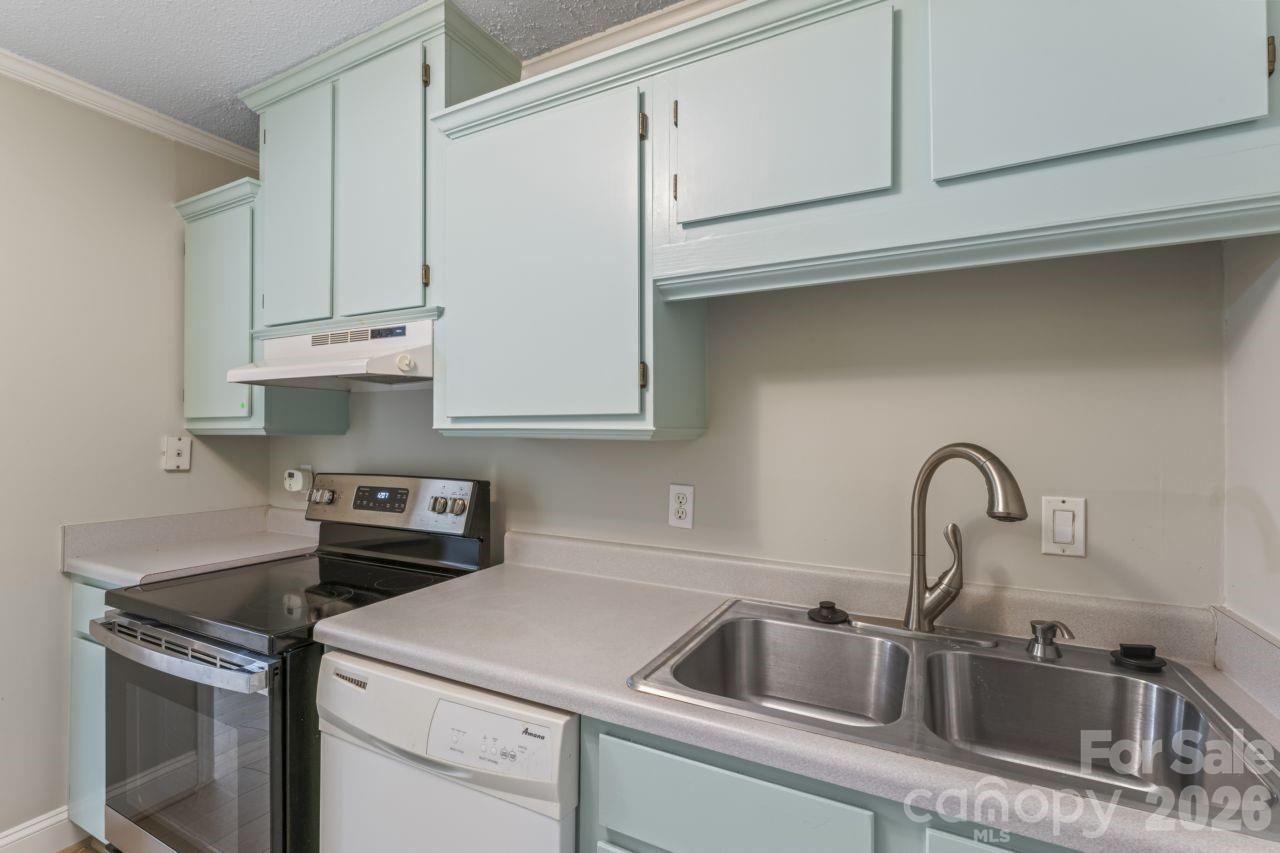 Photo 16 of 4747 Hedgemore DriveB, Charlotte, NC