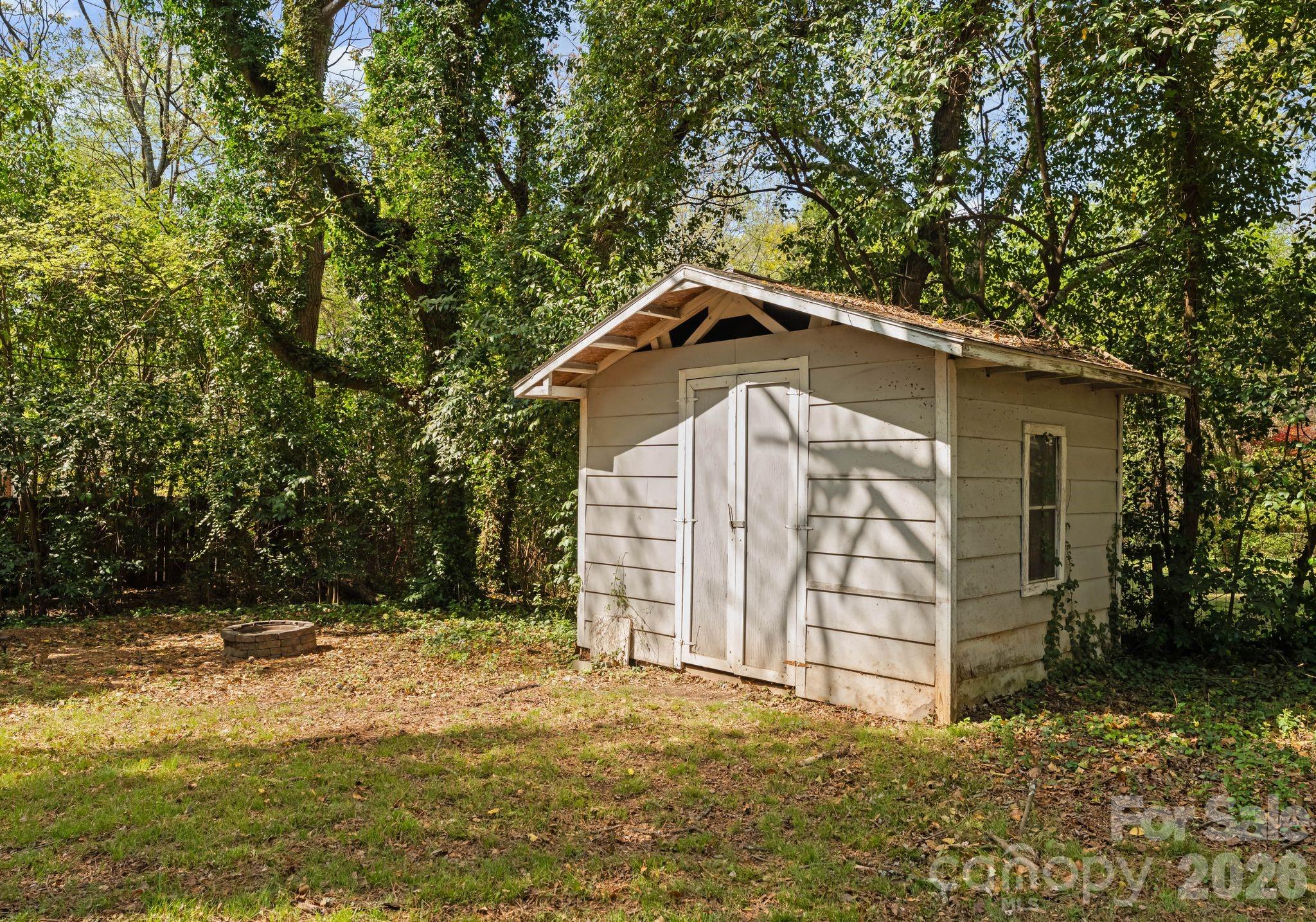 1136 E Woodlawn Road, Charlotte, NC - photo 40 of 48