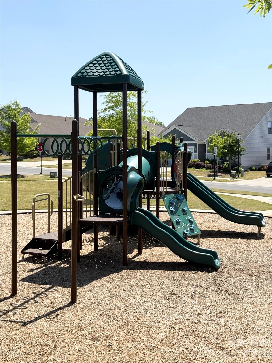 Photo 37 of 4107 Honey Locust Drive, Charlotte, NC