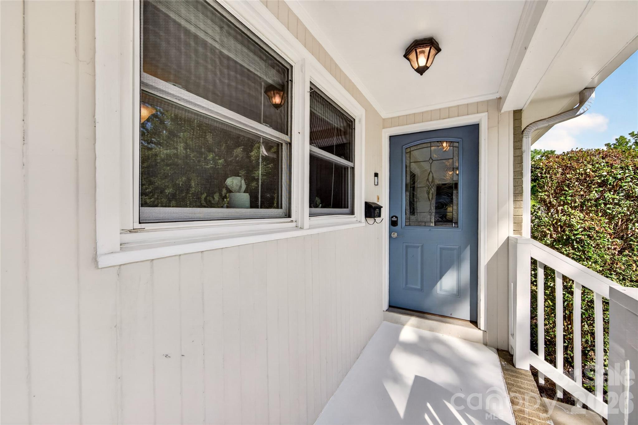Photo 4 of 609 Kenlough Drive, Charlotte, NC