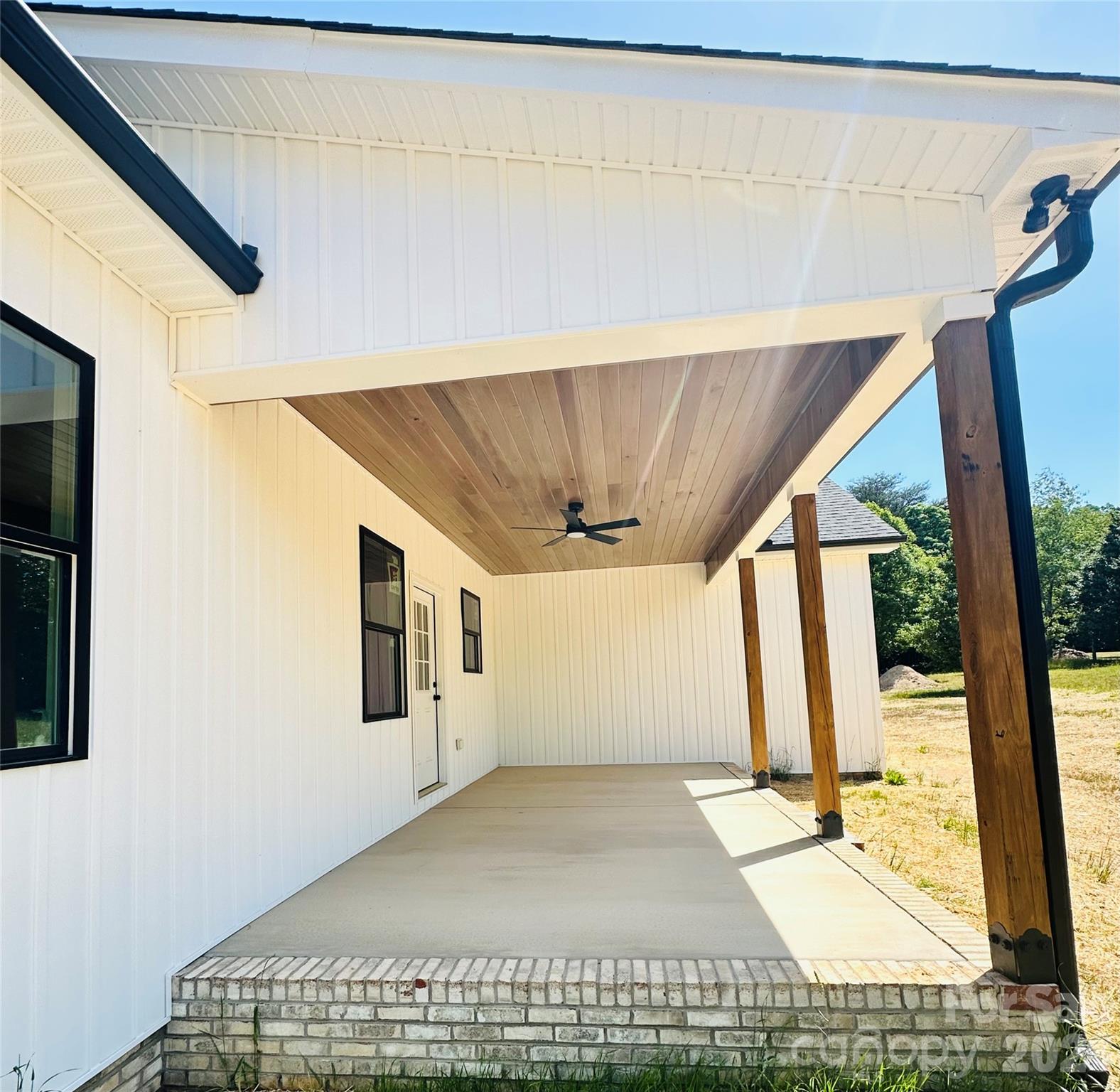 Photo 3 of 417 E 2nd Street, Faith, NC
