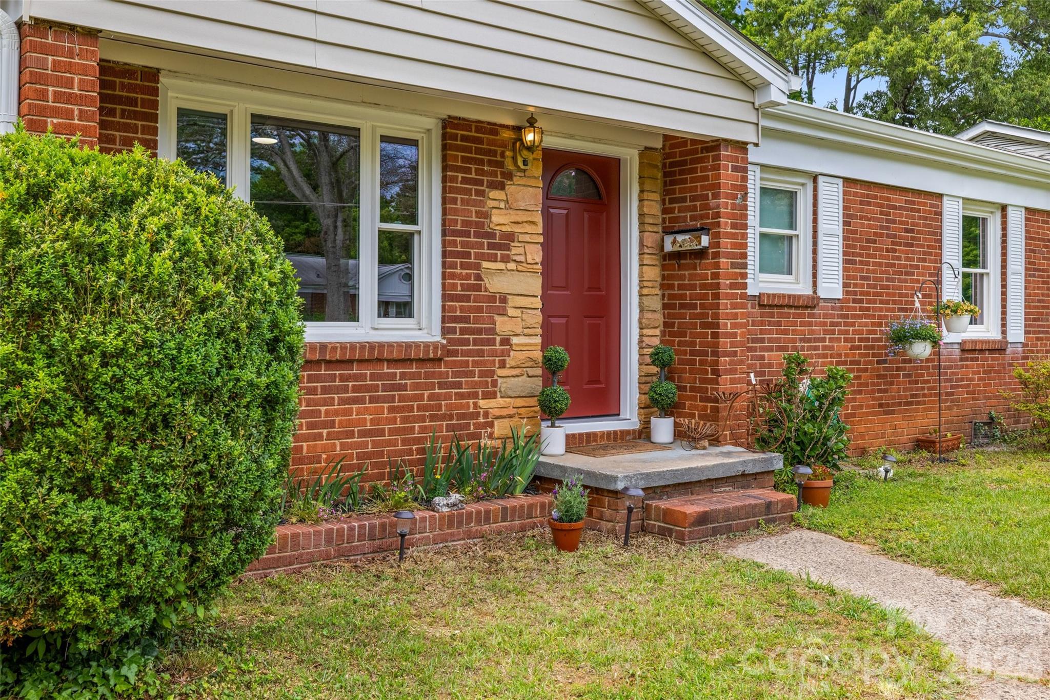 Photo 2 of 2242 Markham Court, Charlotte, NC