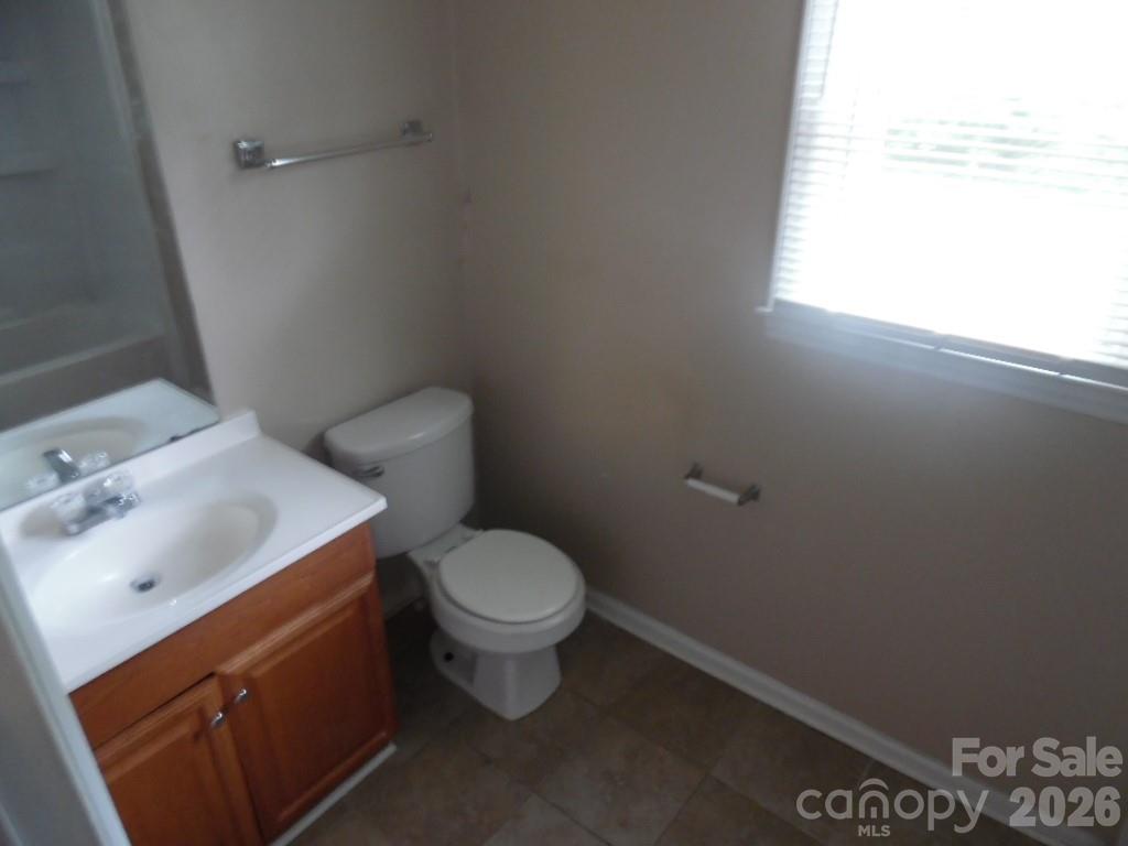 Home for sale at 6311 Coach Hill Lane, Charlotte, NC — photo 9 of 15