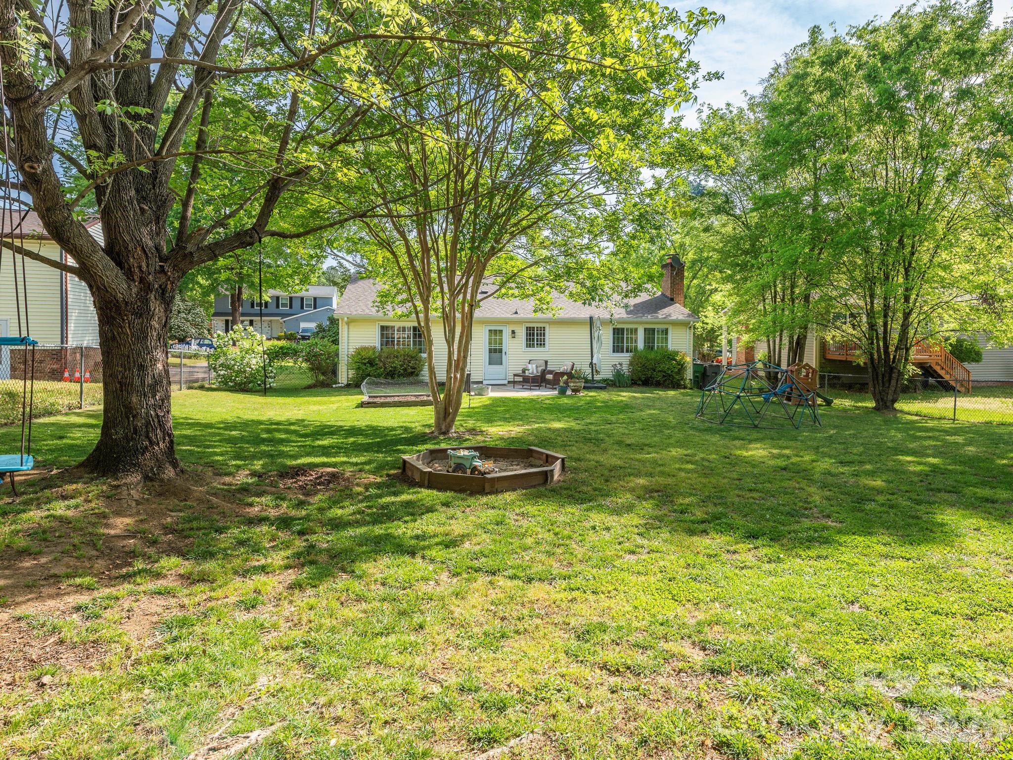 Photo 34 of 11613 Five Cedars Road, Charlotte, NC