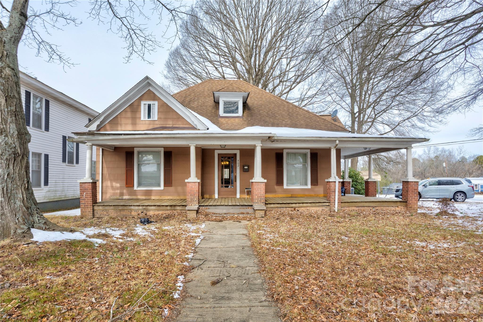 402 N Salisbury Avenue, Spencer, NC - photo 1 of 22