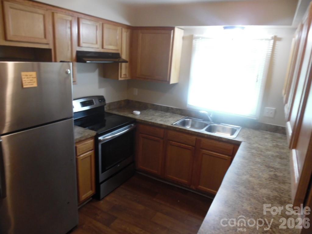 Home for sale at 6311 Coach Hill Lane, Charlotte, NC — photo 4 of 15
