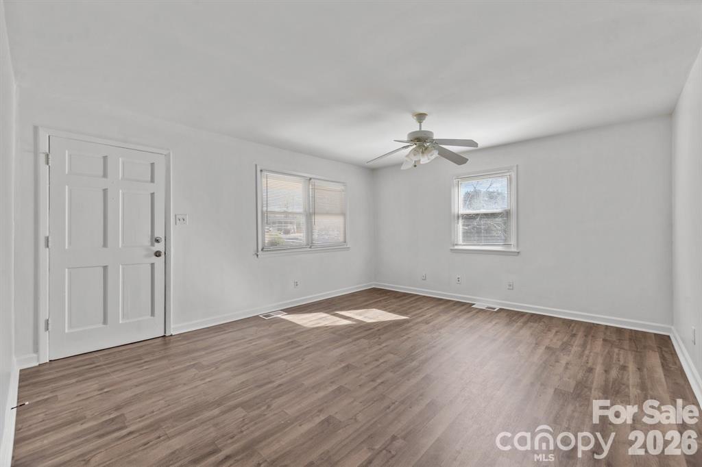 Photo 3 of 2309 Longleaf Drive, Charlotte, NC