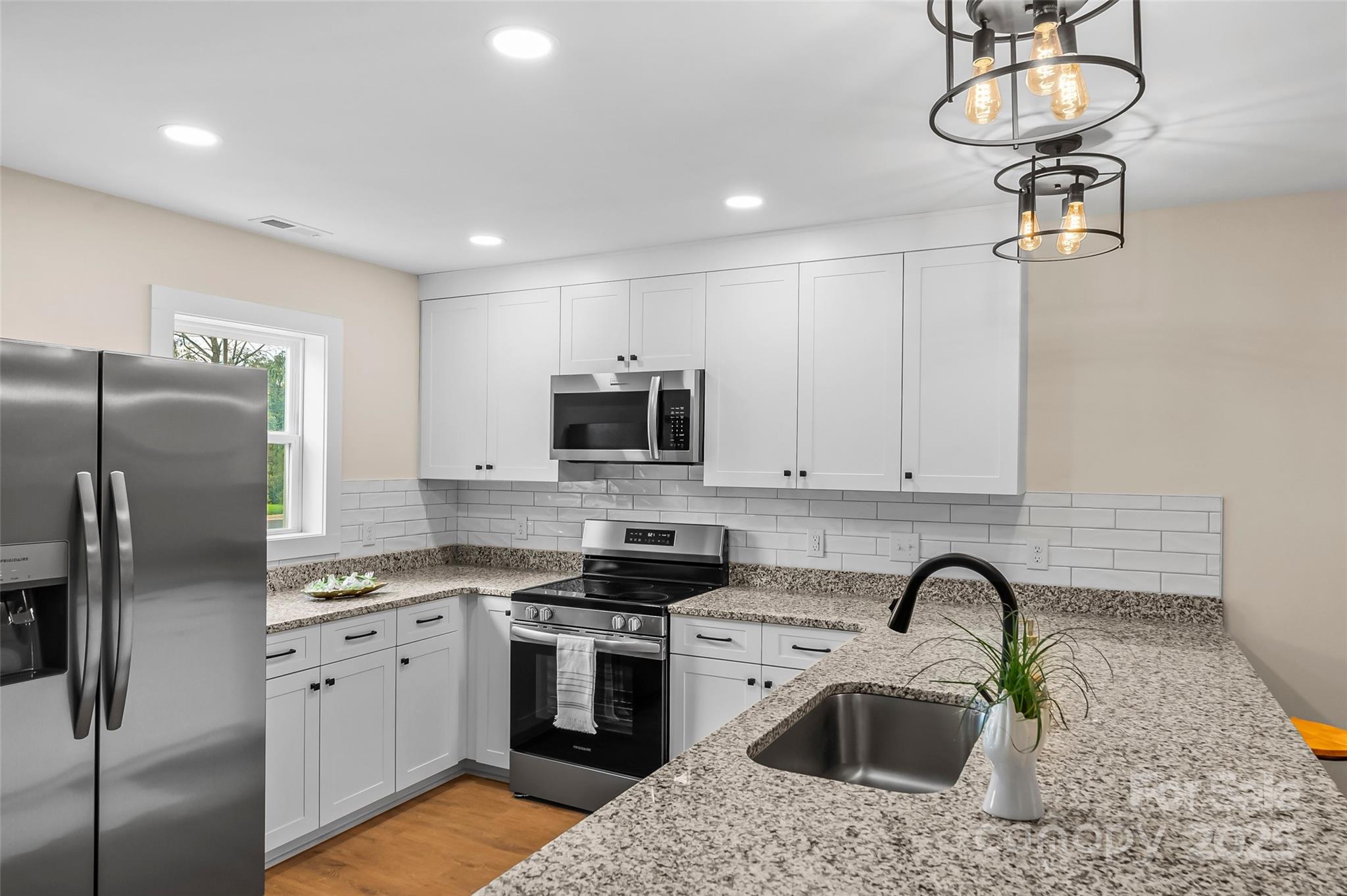 Photo 2 of 206 Beacon Avenue, Morganton, NC