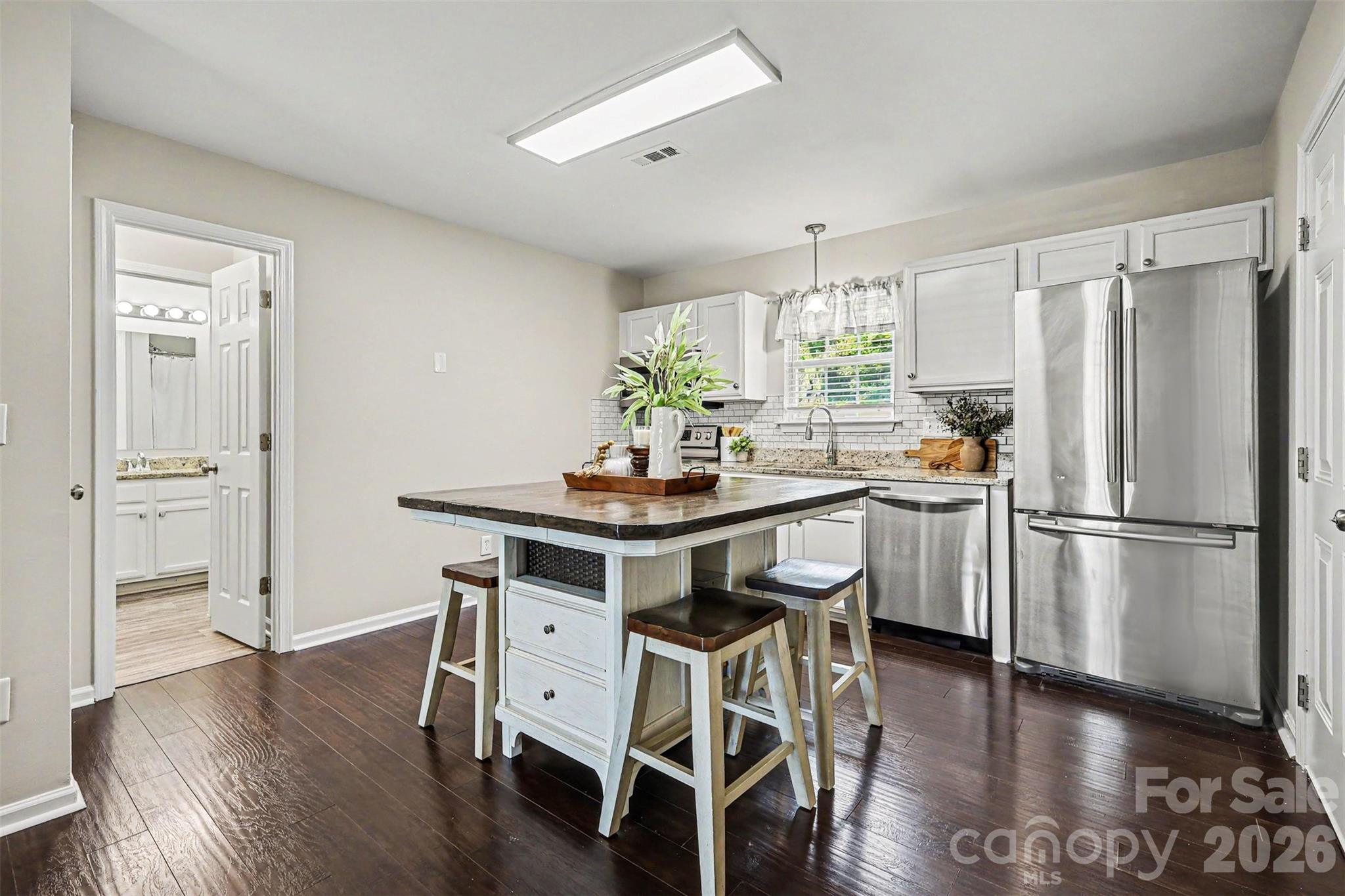 2540 Elmin Street, Charlotte, NC - photo 8 of 21