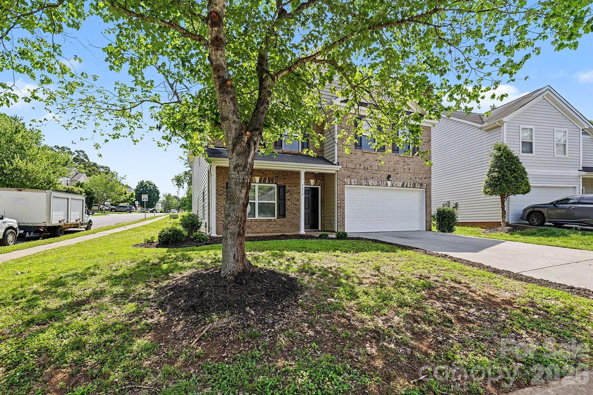 Photo 3 of 5618 Stowe Derby Drive, Charlotte, NC