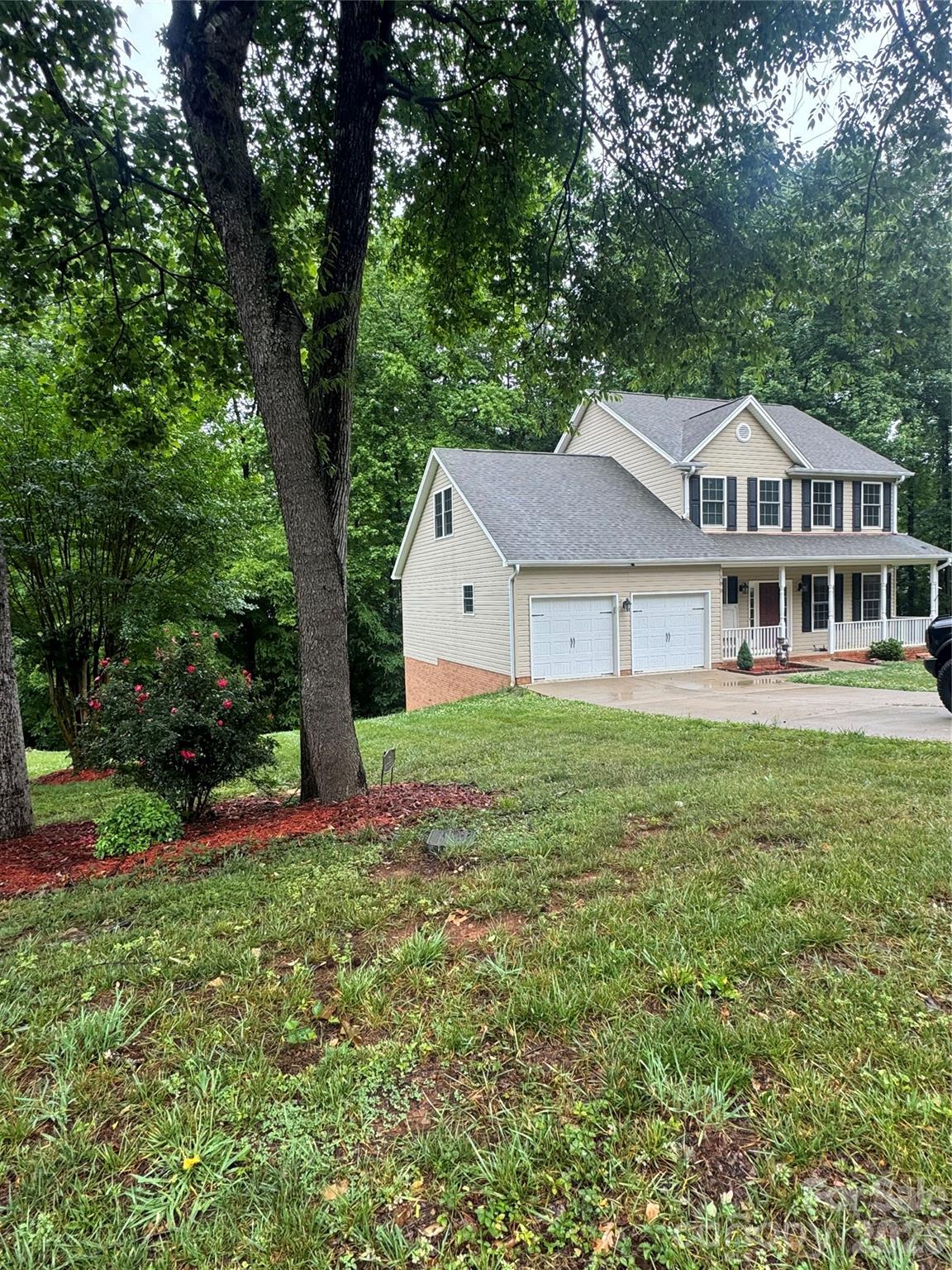 190 Meadow Glen Drive, Troutman, NC - photo 2 of 46