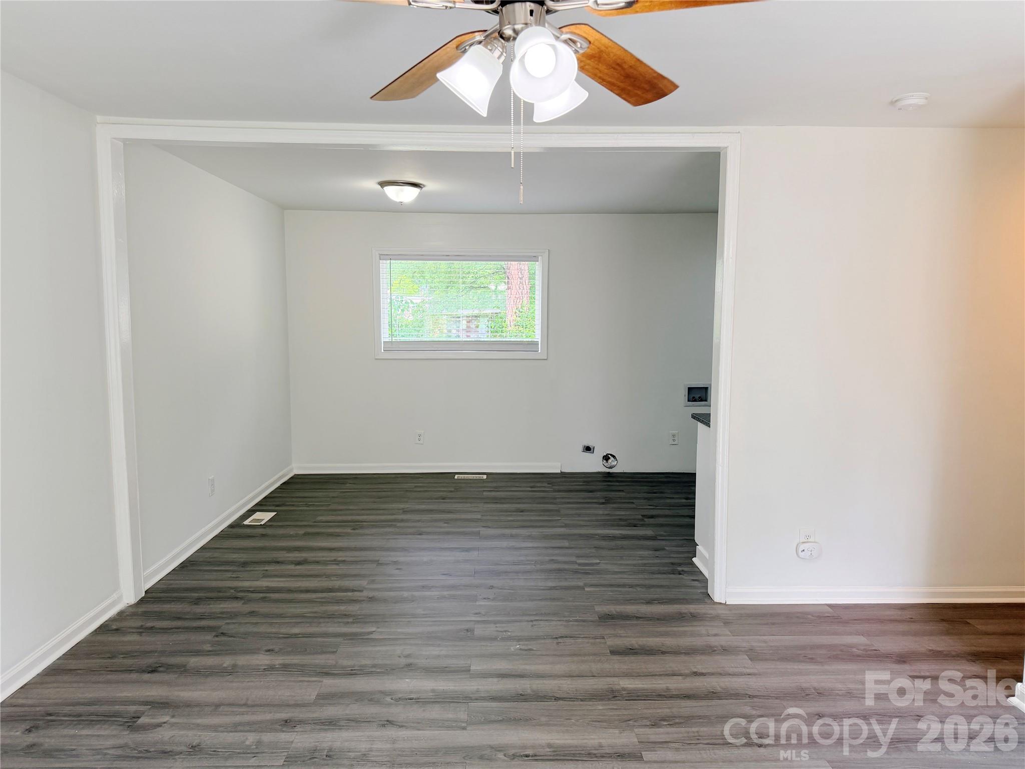 9209 Edgevale Drive, Charlotte, NC - photo 6 of 34