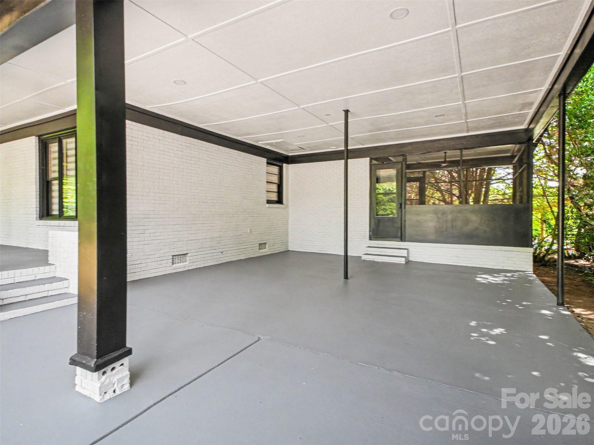 Photo 5 of 1831 Elizabeth Oaks Avenue, Charlotte, NC