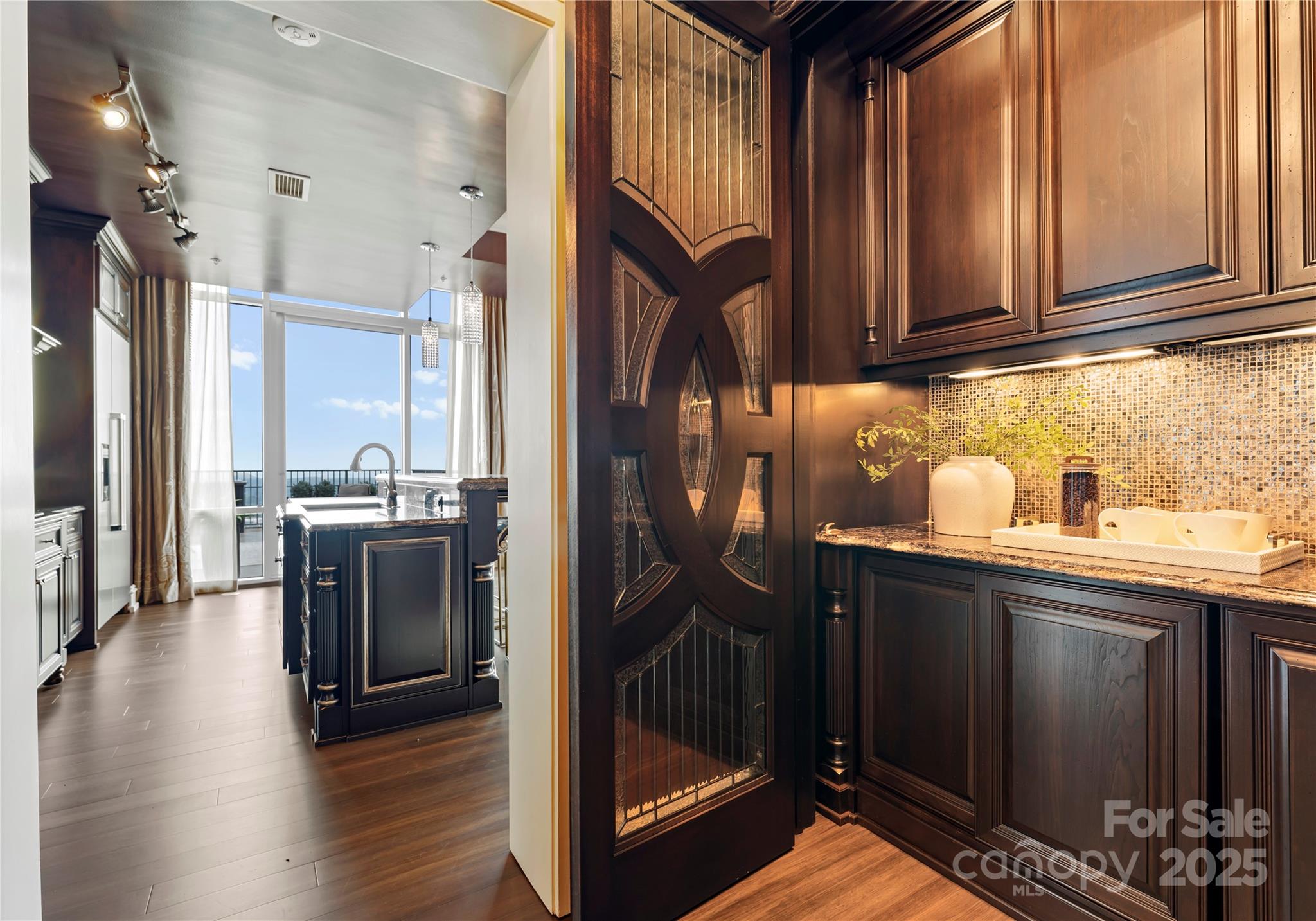 Photo 16 of 215 N Pine Street4301/4302, Charlotte, NC