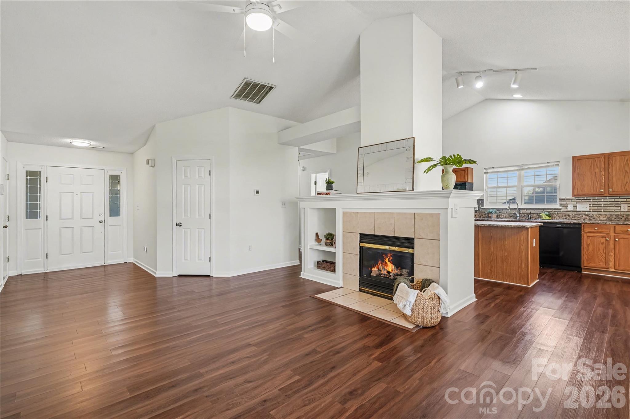 Photo 4 of 11709 BLACK MAPLE Avenue, Charlotte, NC