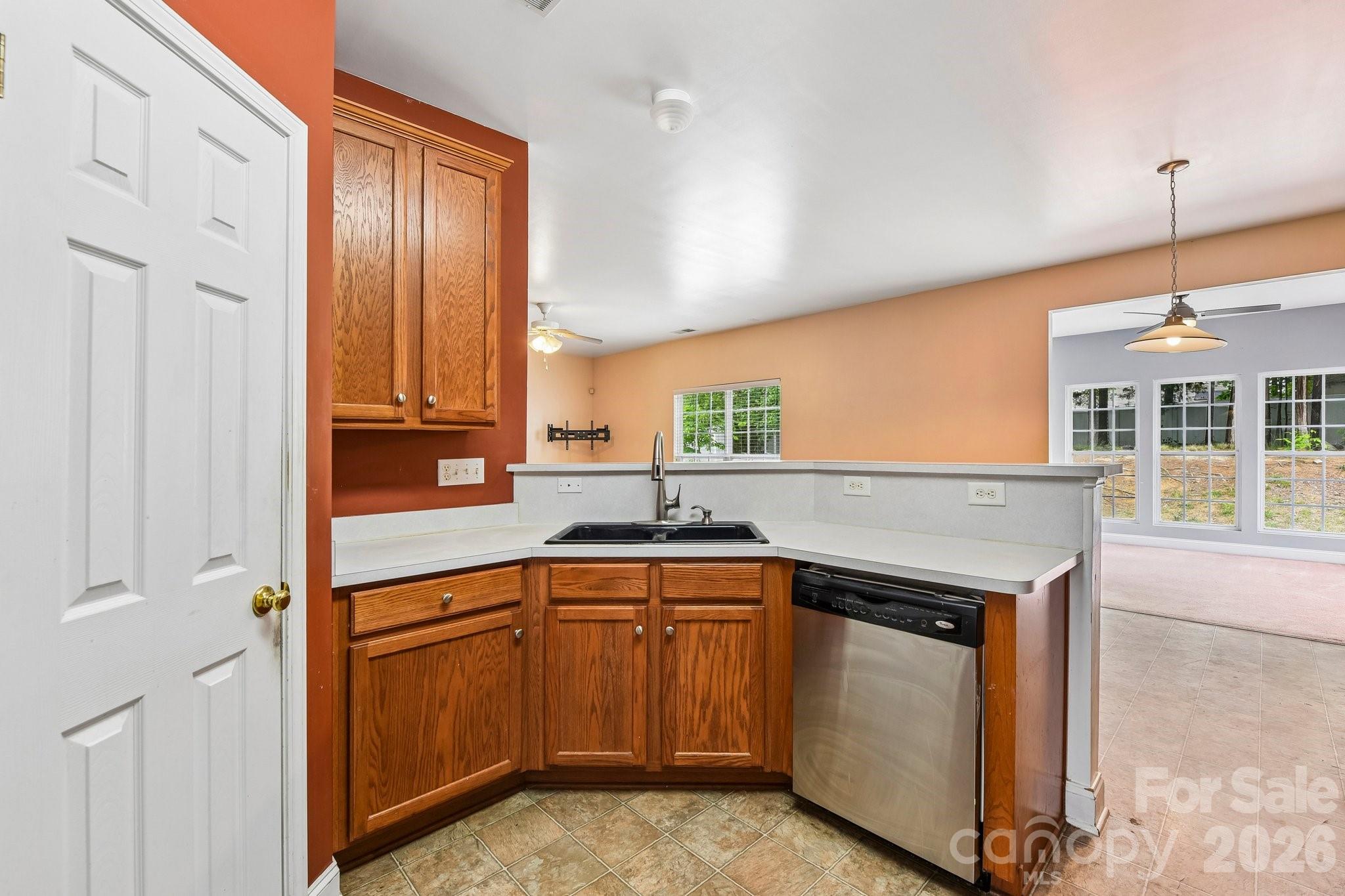 Photo 8 of 8718 Buttonwood Court, Charlotte, NC