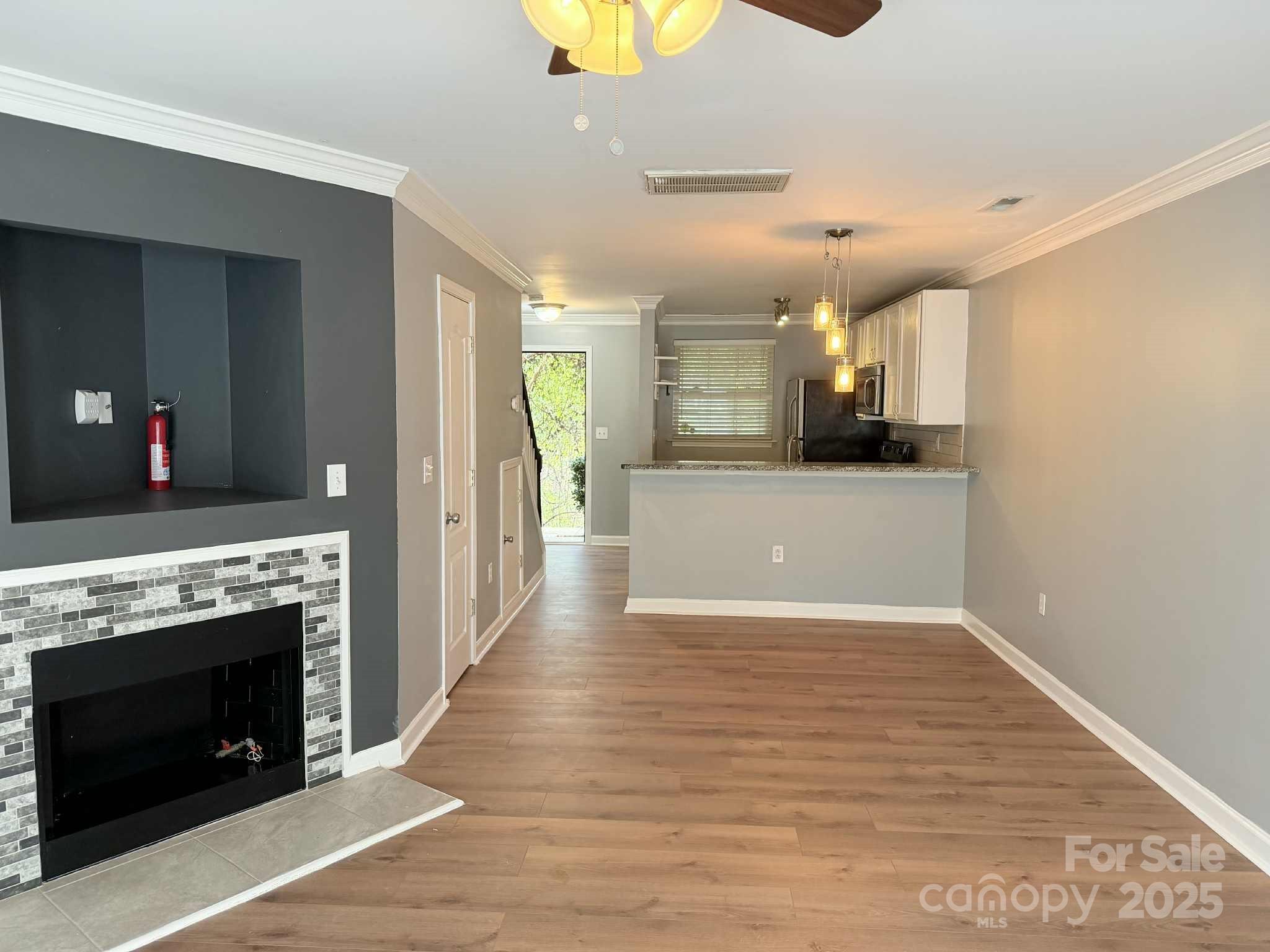 Photo 9 of 1218 Green Oaks LaneJ, Charlotte, NC