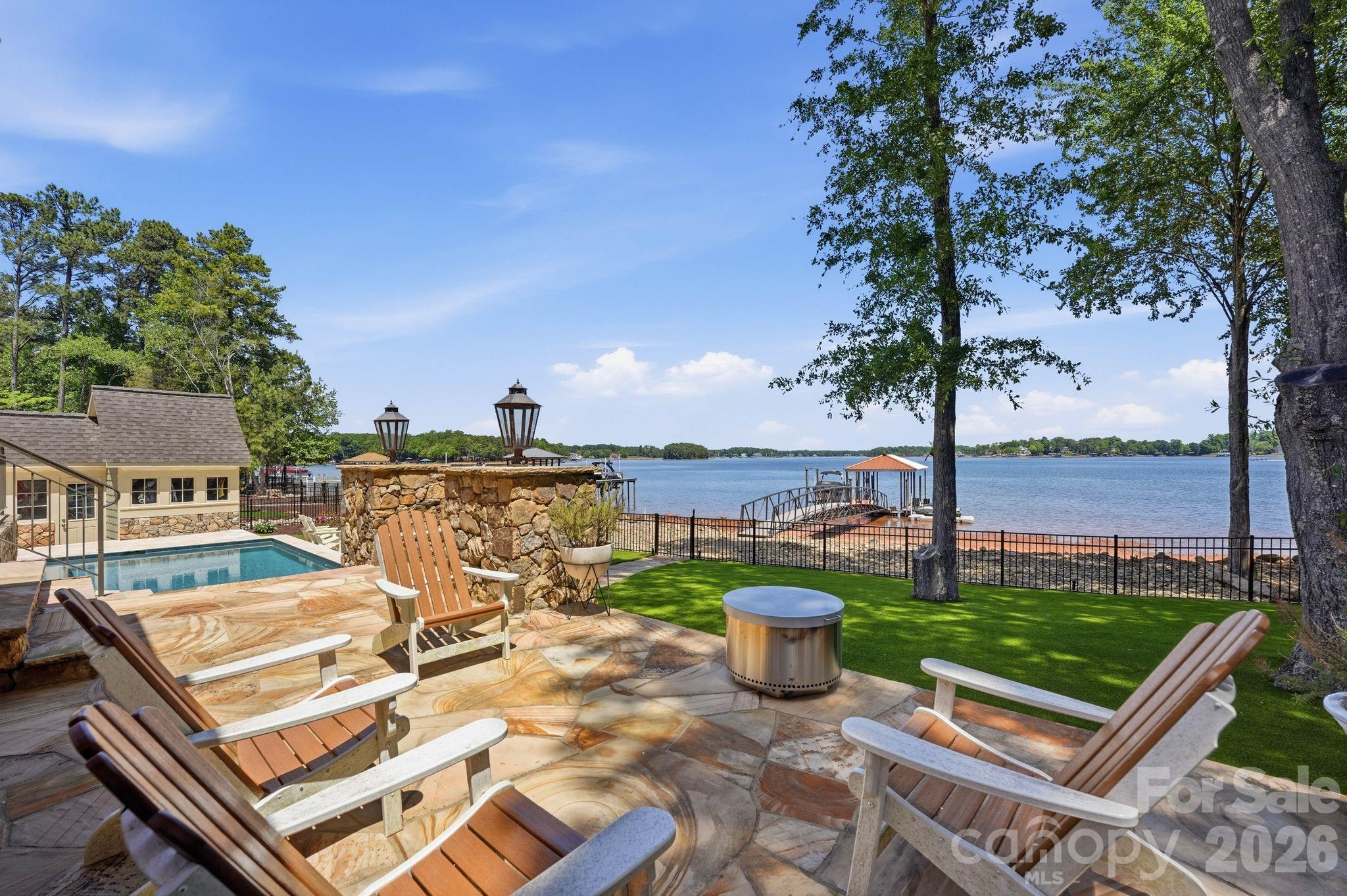 3900 Channel Pointe Lane, Denver, NC