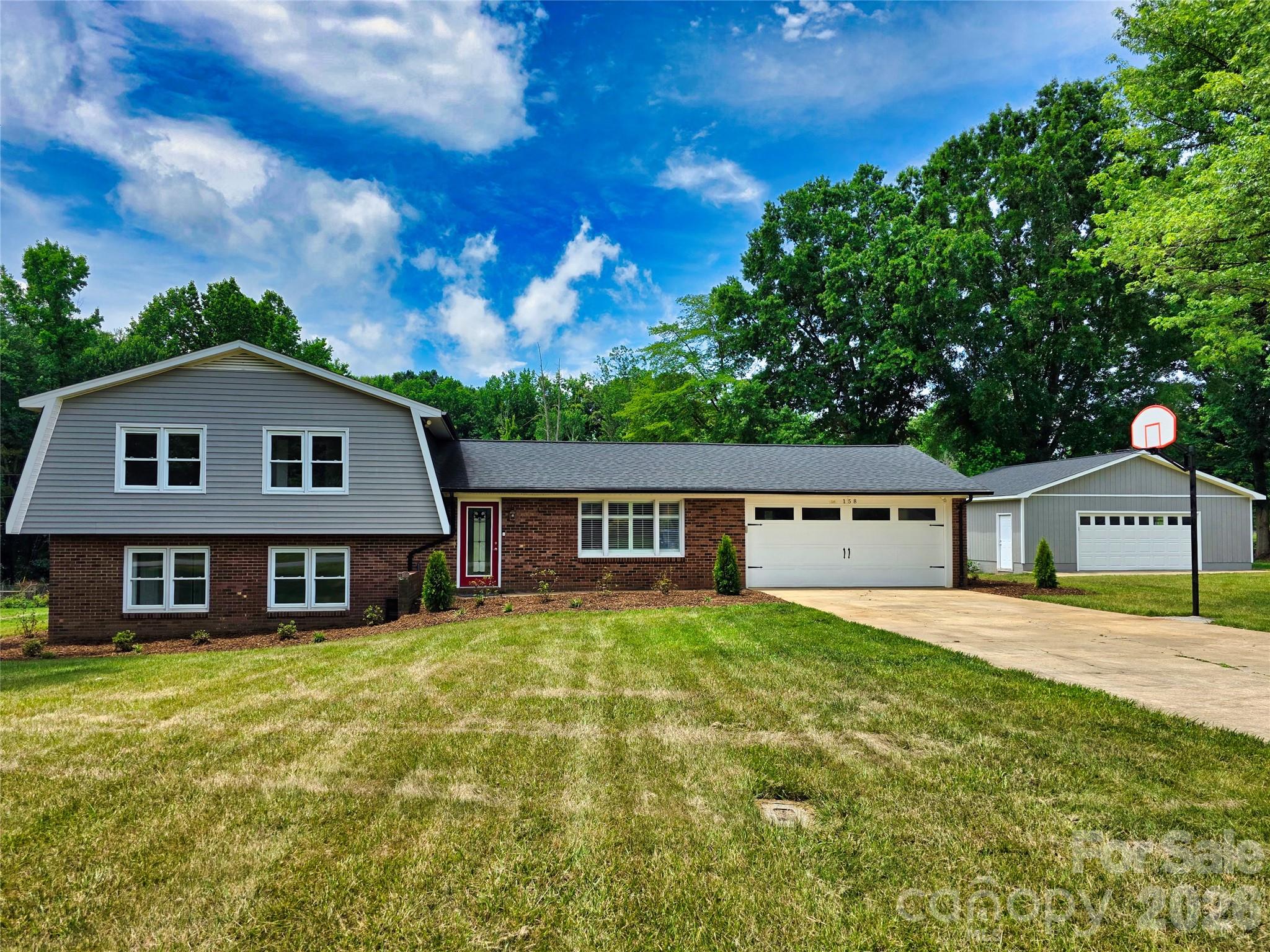 158 W Meadowview Drive, Statesville, NC - photo 1 of 28