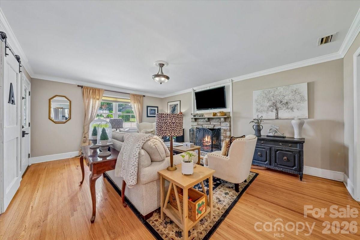 Home for sale at 1135 Blueberry Lane, Charlotte, NC — photo 7 of 48