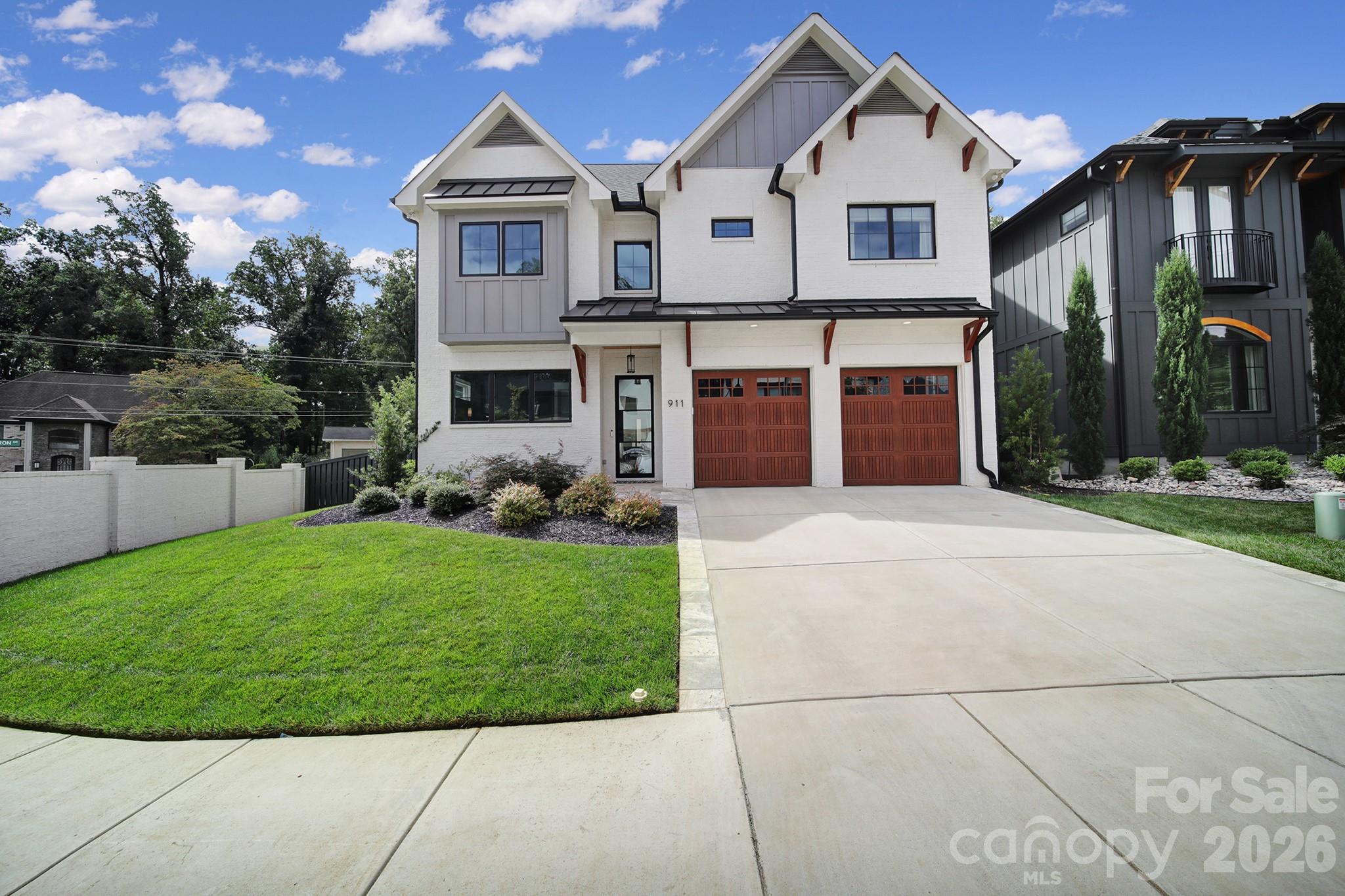 Photo 3 of 911 Laurel Creek Lane, Charlotte, NC