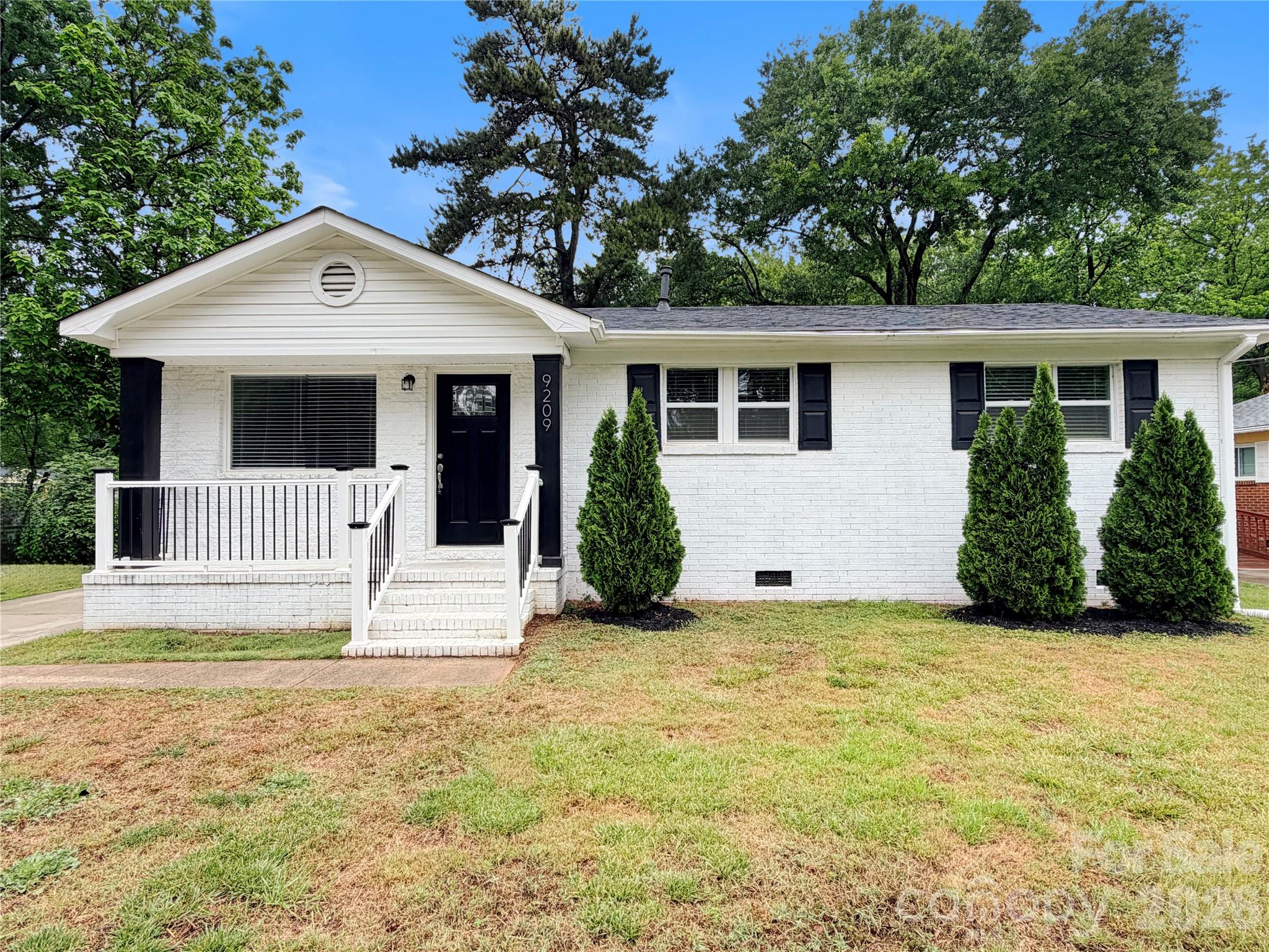 9209 Edgevale Drive, Charlotte, NC - photo 1 of 34