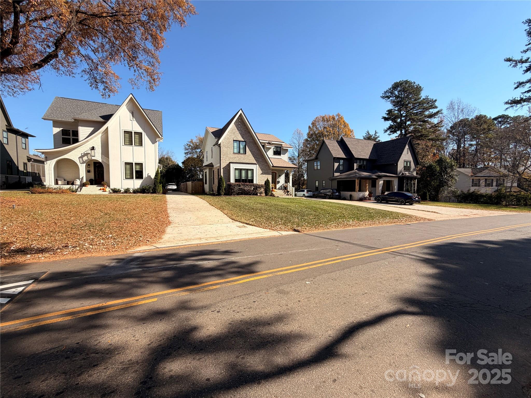 Photo 4 of 828 Tennyson Drive, Charlotte, NC